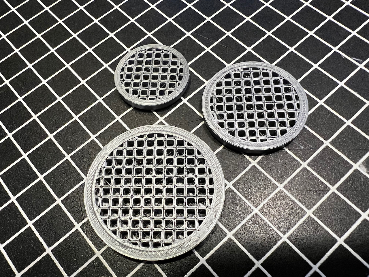 Miniature Bases Grate Pattern by RobertusMaximus | Download free STL ...