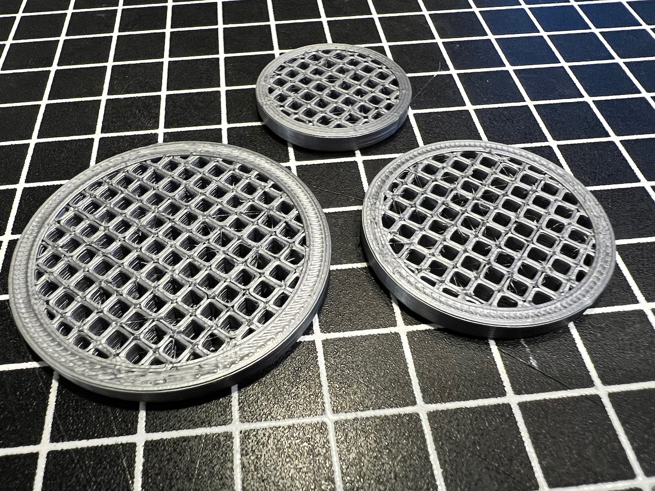 Miniature Bases Grate Pattern by RobertusMaximus | Download free STL ...