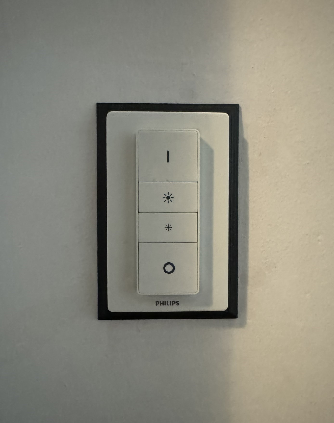 Philips Hue Dimmer Switch Mounting Frame (v1 & v2) by Houzvicka ...