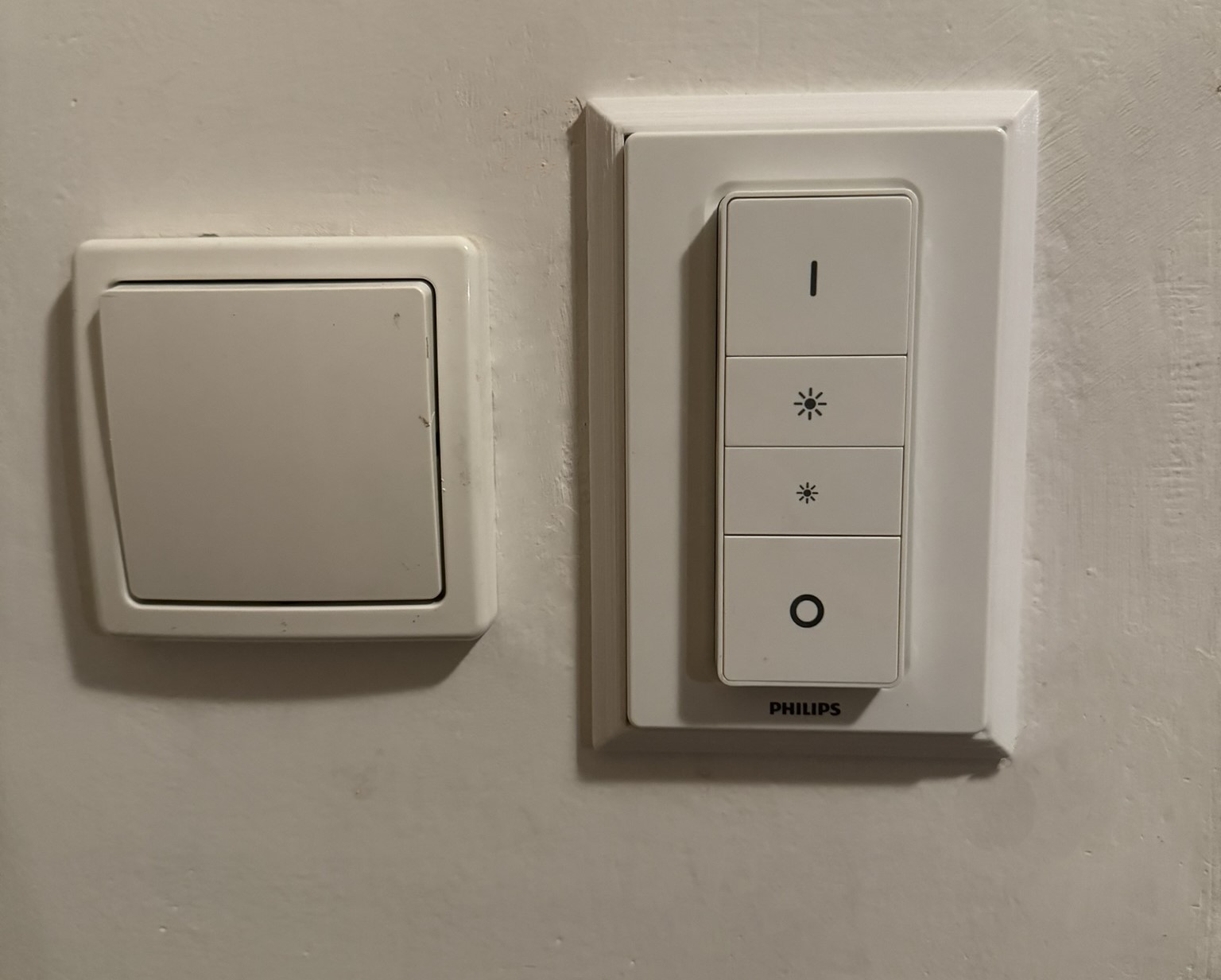 Philips Hue Dimmer Switch Mounting Frame (v1 & v2) by Houzvicka ...