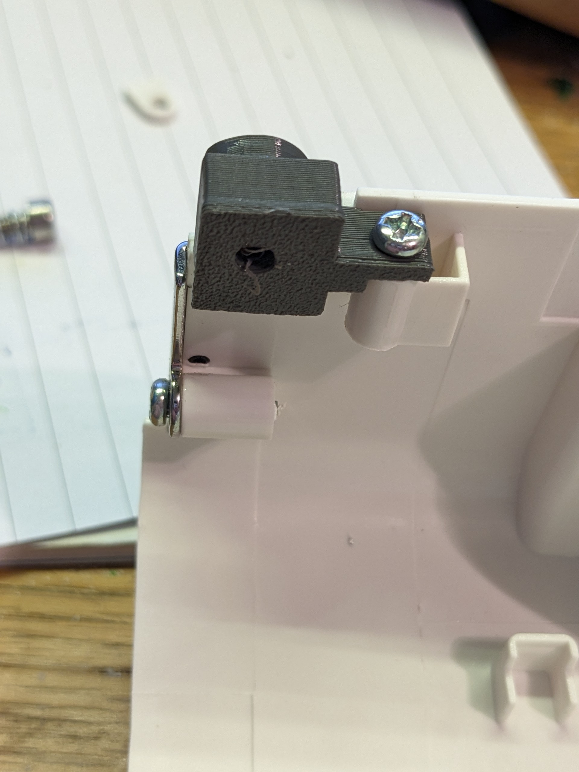 Singer 8280 Bobbin Winder Thread Guide repair by Sean | Download free ...