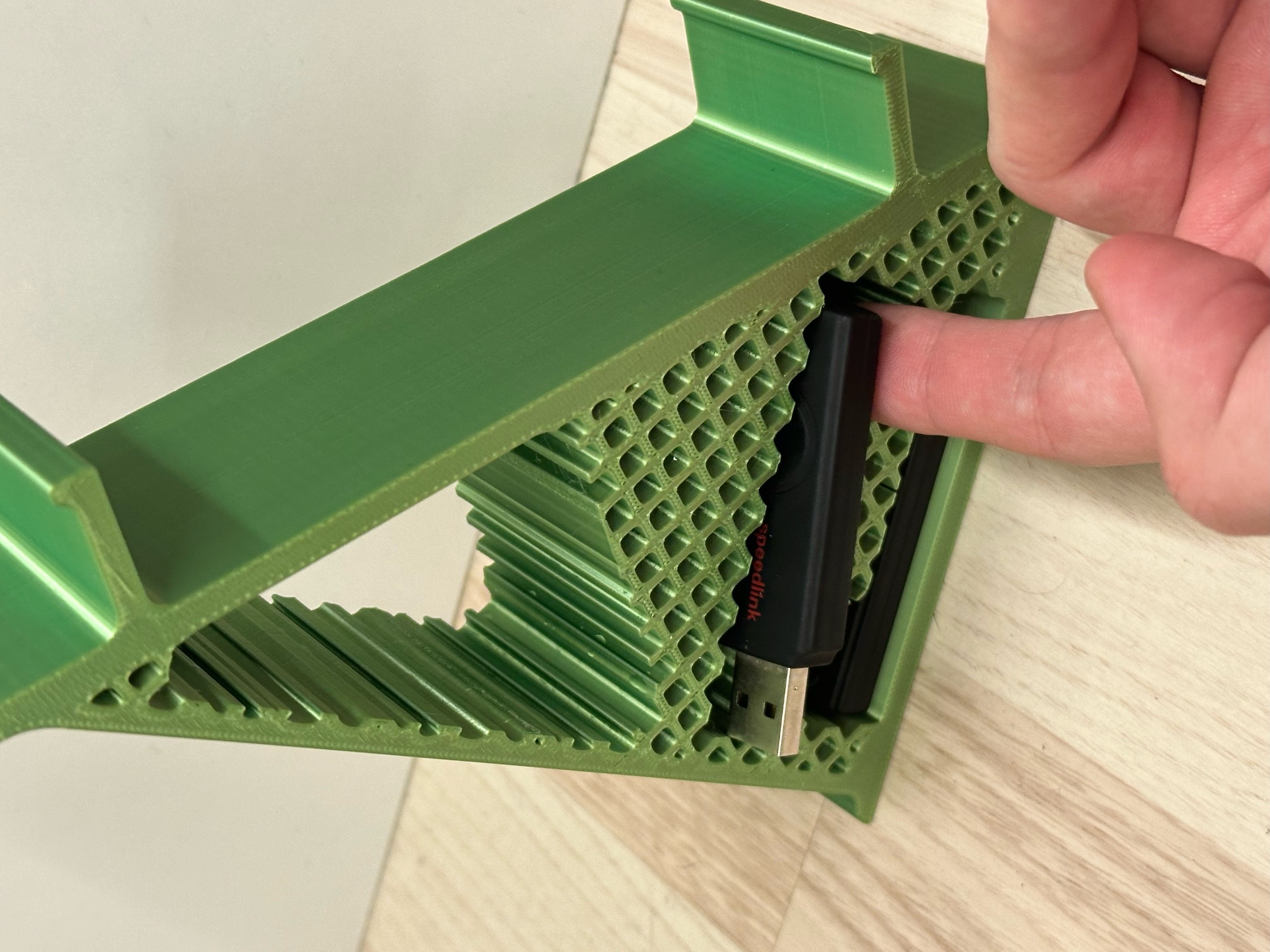 Xbox/PS5 Controllers (Gamepads) Stand Volumetric Design (Place for 2 ...