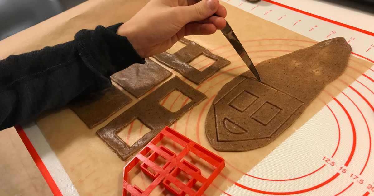 Gingerbread house (small) cutter by Patrik Rosén | Download free STL ...