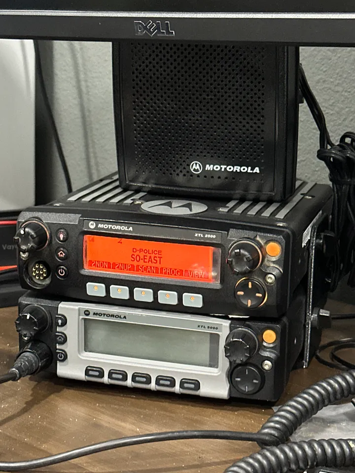 Motorola XTL Radios Single mount by Qrcline | Download free STL model ...