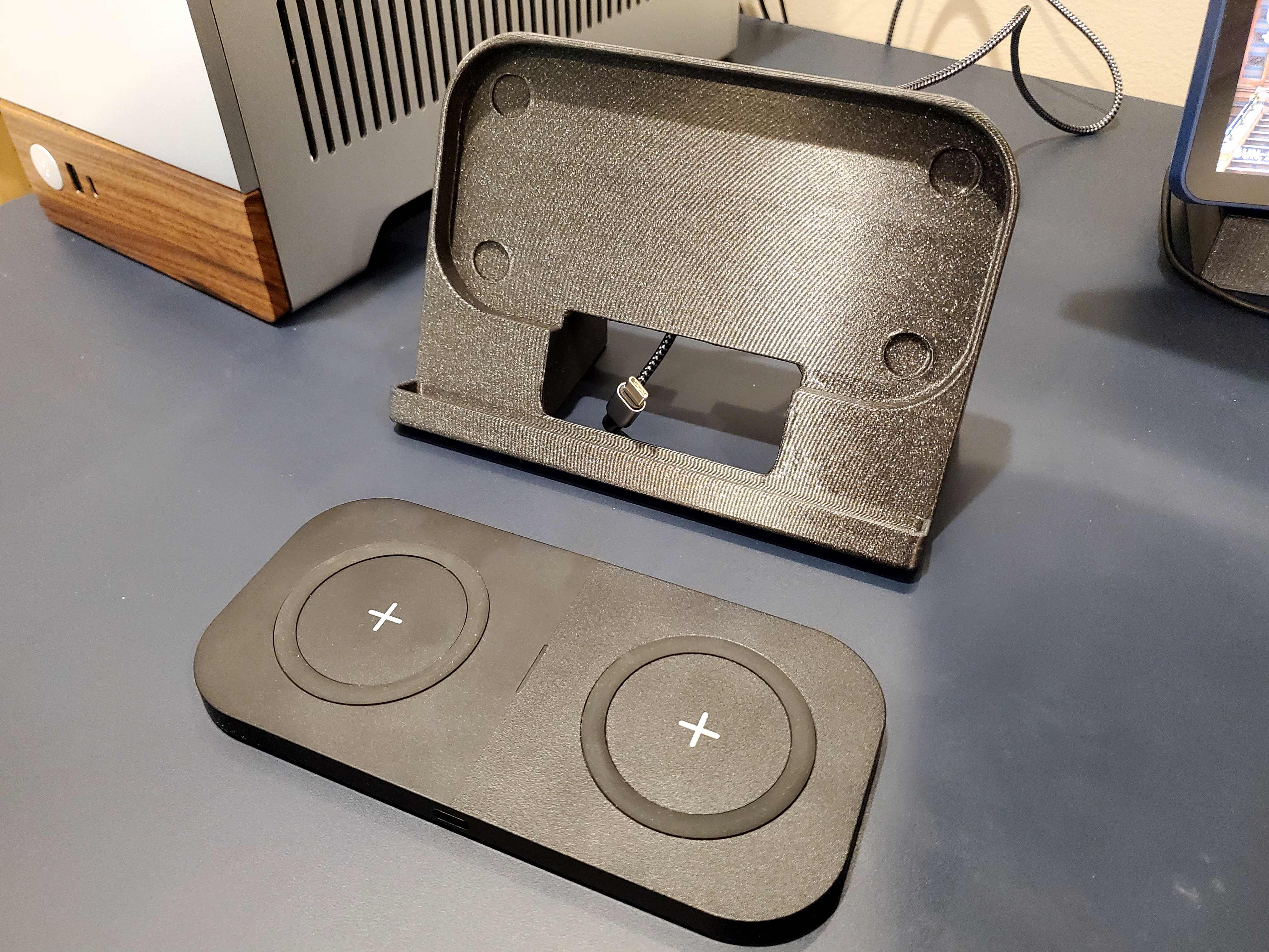 Dual Phone Charger Tray by LGworkshop | Download free STL model ...