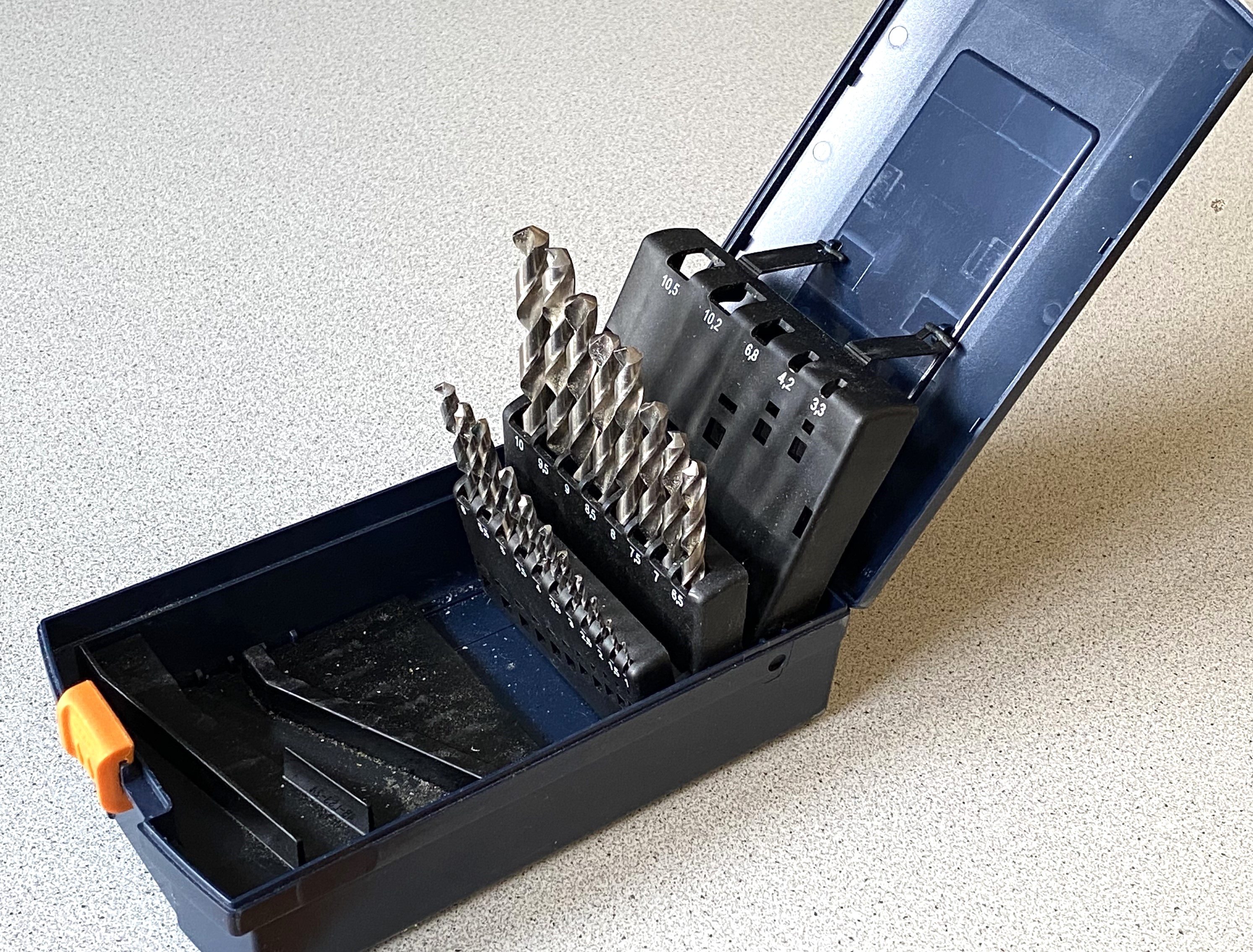 Gridfinity Box for (generic) DrillBits by Tritschi | Download free STL ...