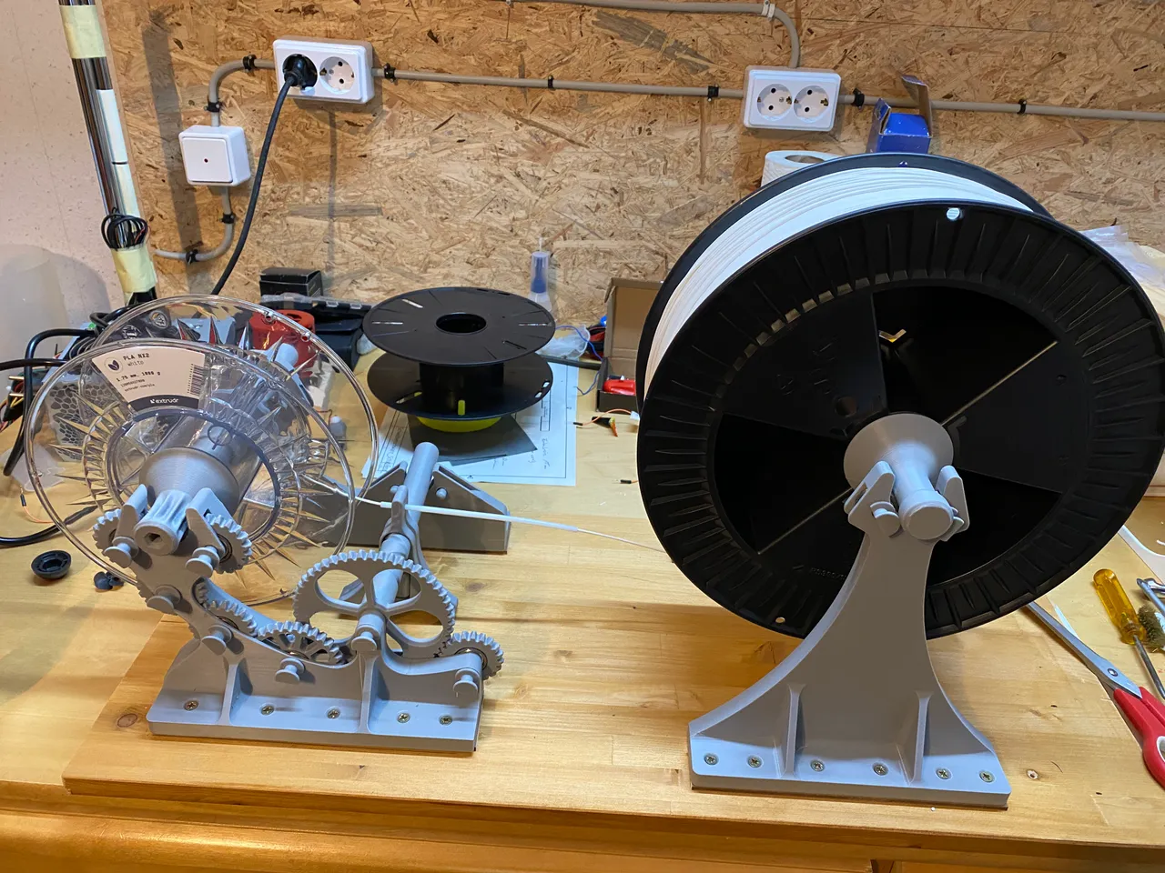 Filament Spool Winder for 2.5 kg Spools by Leo | Download free STL model | Printables.com