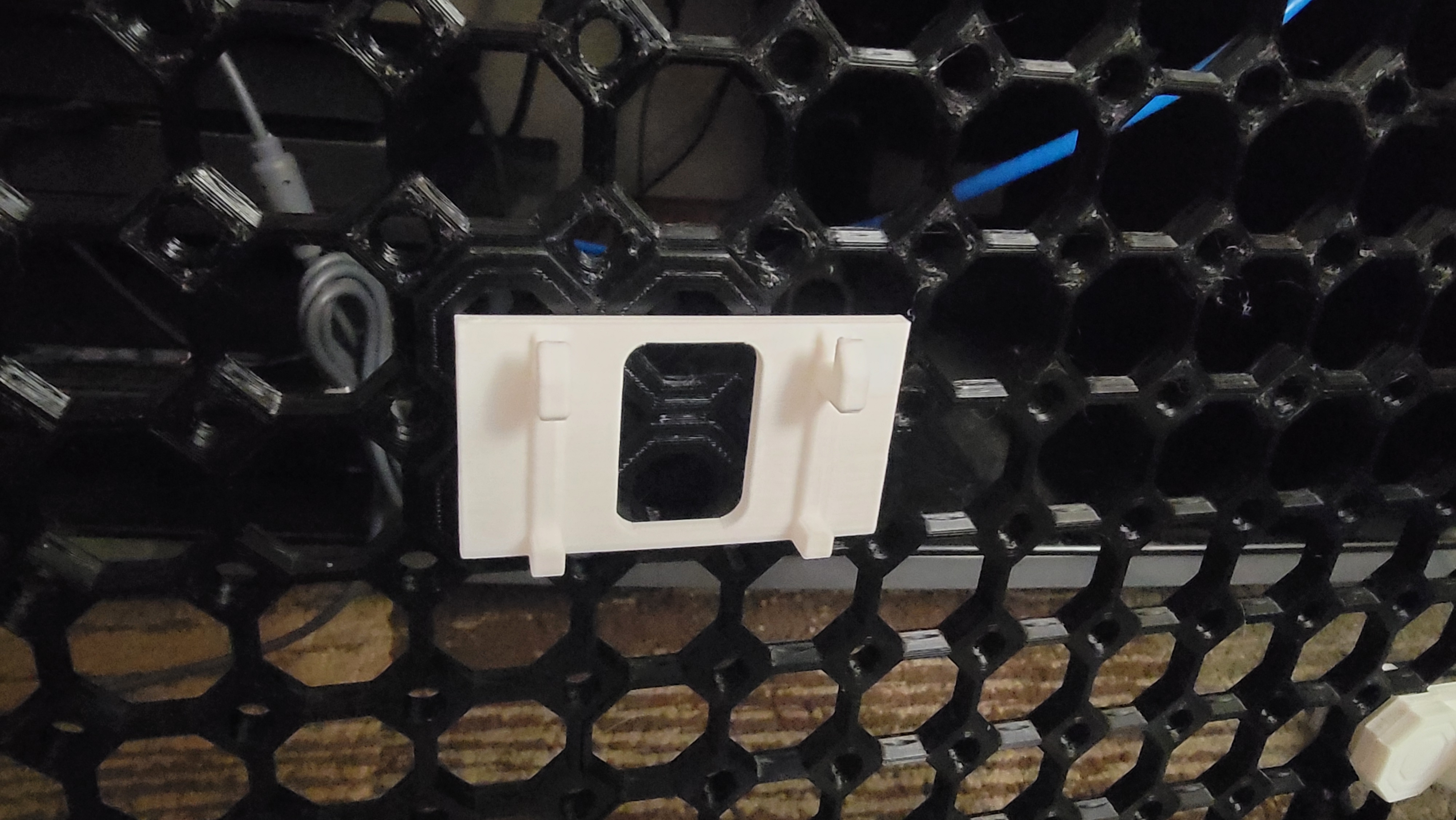 Multiboard Xbox one controller holder by nerdsmeetat5 | Download free ...
