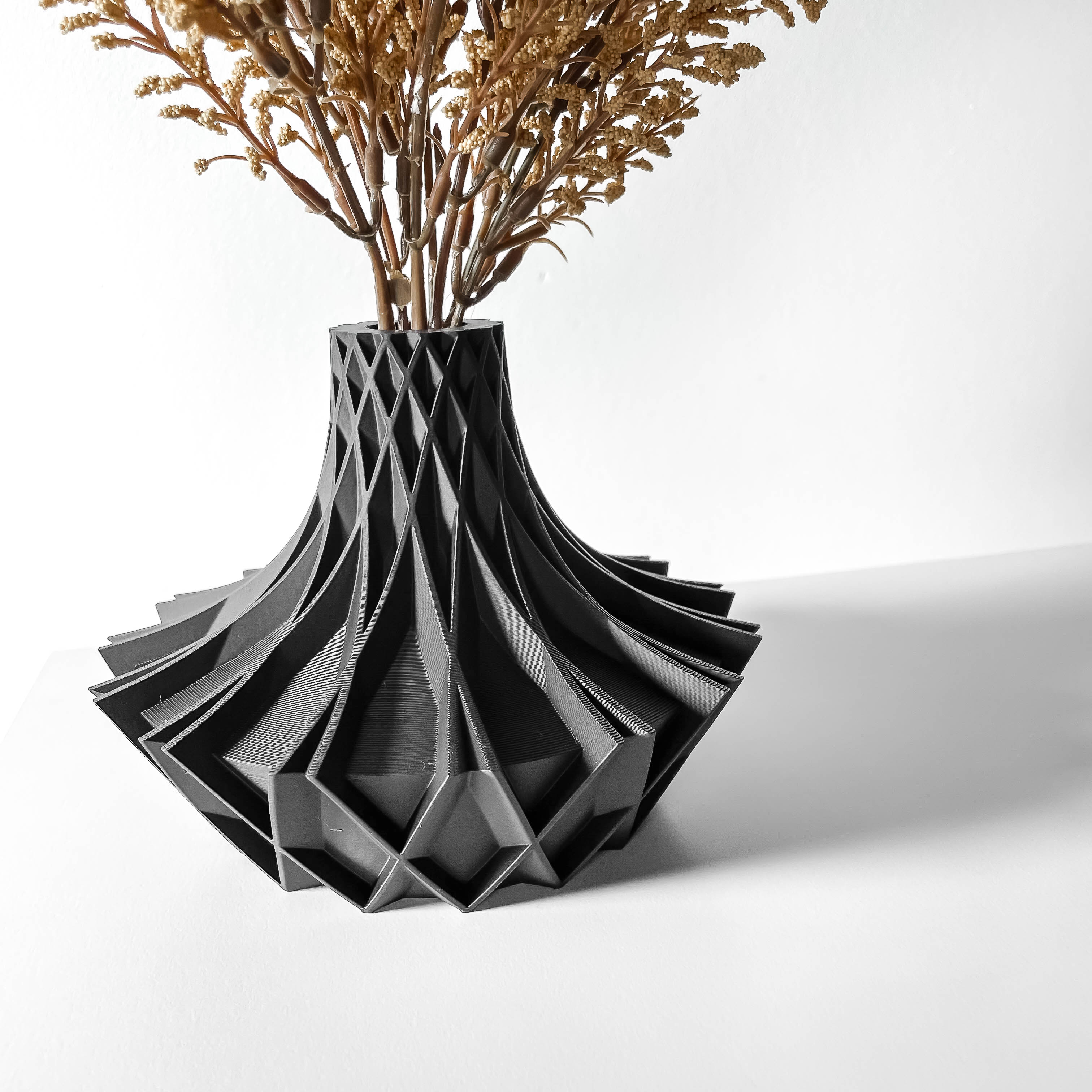 The Arkan Short Vase, Modern and Unique Home Decor for Dried and ...