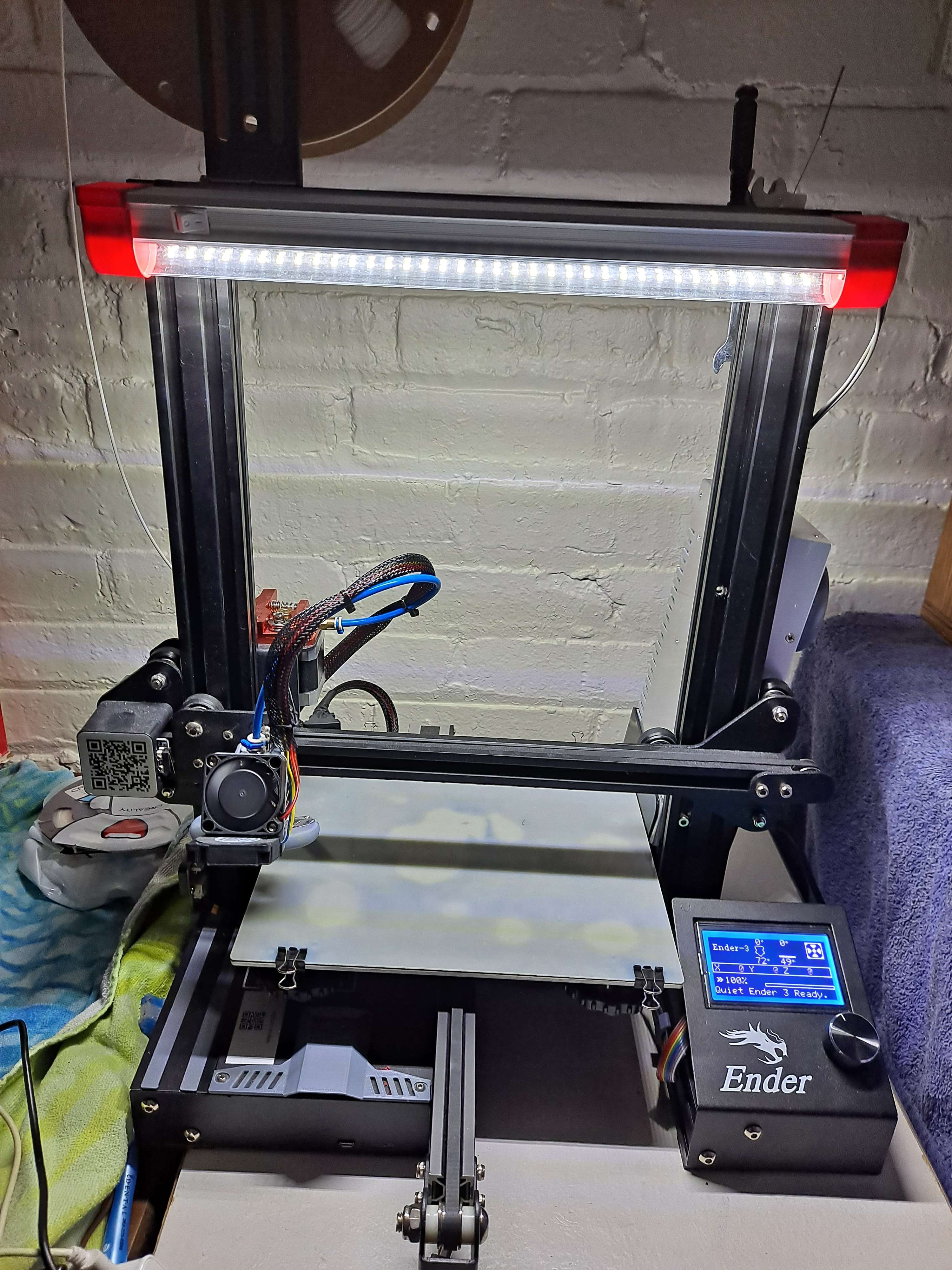 Ender 3 LED Light Mounts for 24V Light Bar par DarknessinDaylight ...