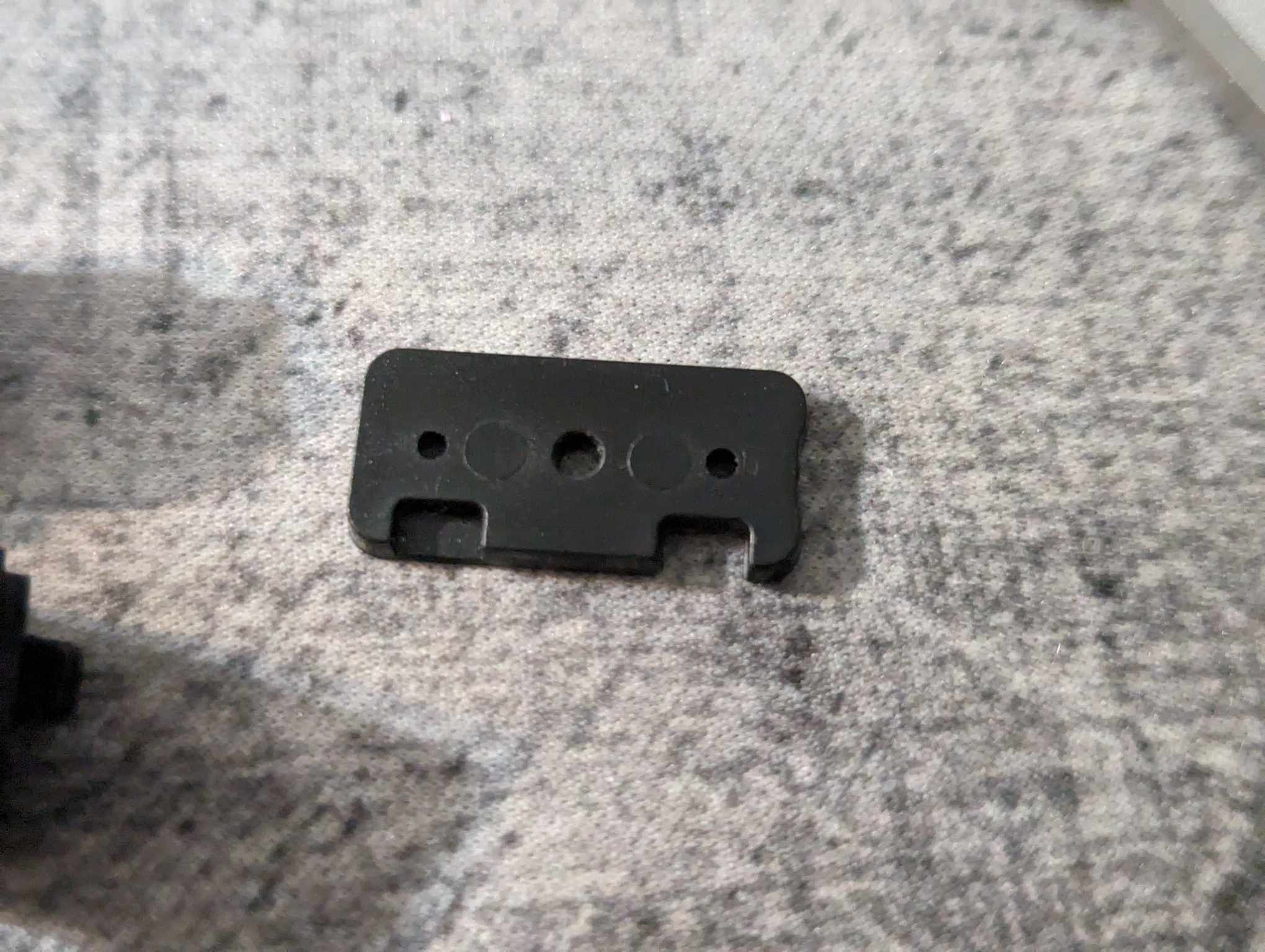 RG35XX Shoulder Button Retainer by MakerKJS | Download free STL model ...