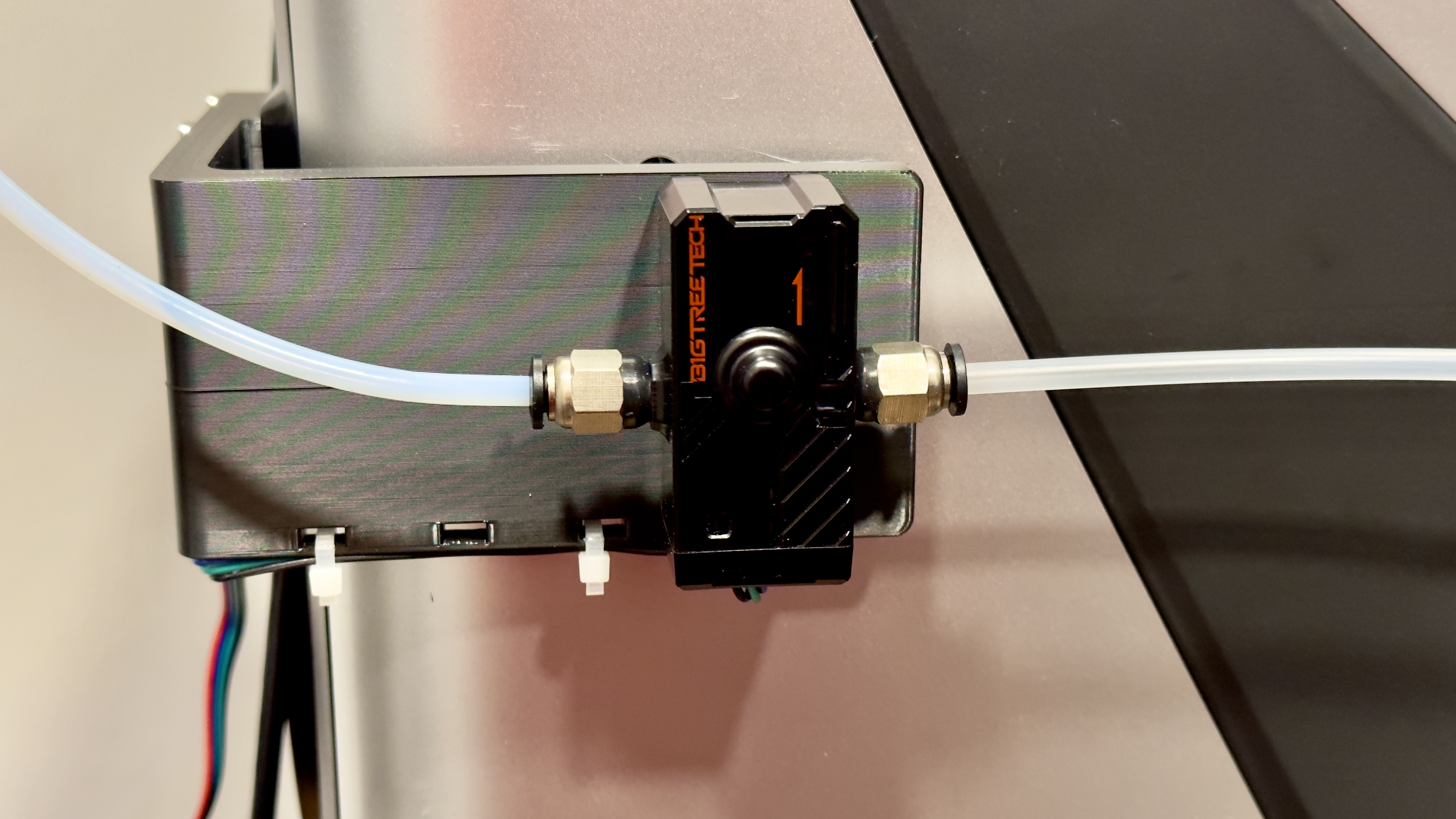 Qidi X-Max3 - BTT Smart Runout Sensor V2 - L-Bracket by Maker Baer ...