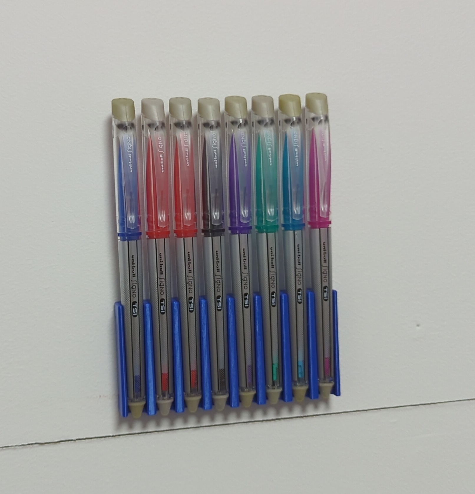 Pen Wall Mount (for 8 Uni-Ball Signo TSI pens) por m3z | Descargar ...
