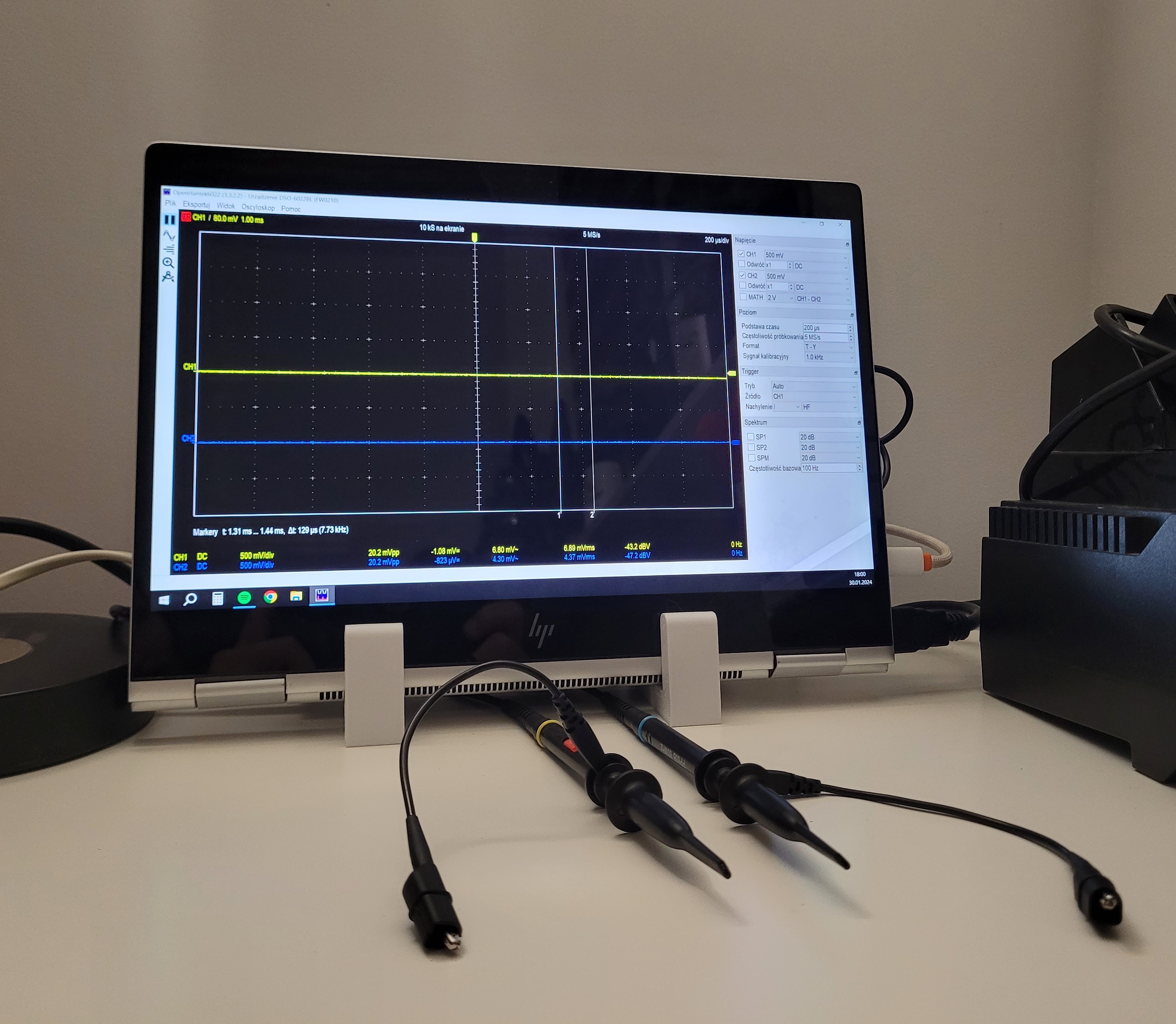 Laptop/Tablet and Hantek6022 Oscilloscope Stand by Paweł Zięba ...