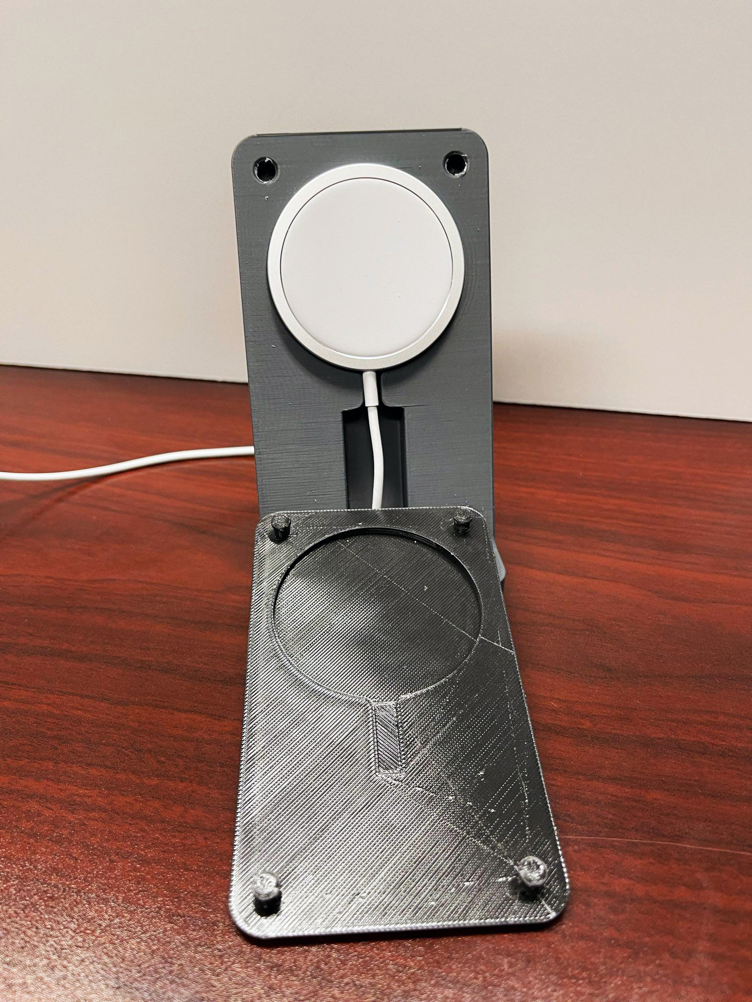 iPhone MagSafe Stand Based Off the Nomad Base Station Stand by Tony ...