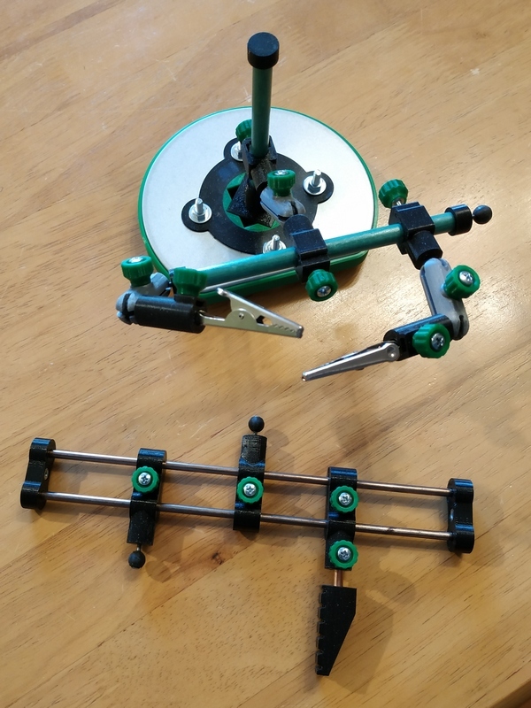 Third hand - PCB holder by Hugo | Download free STL model | Printables.com