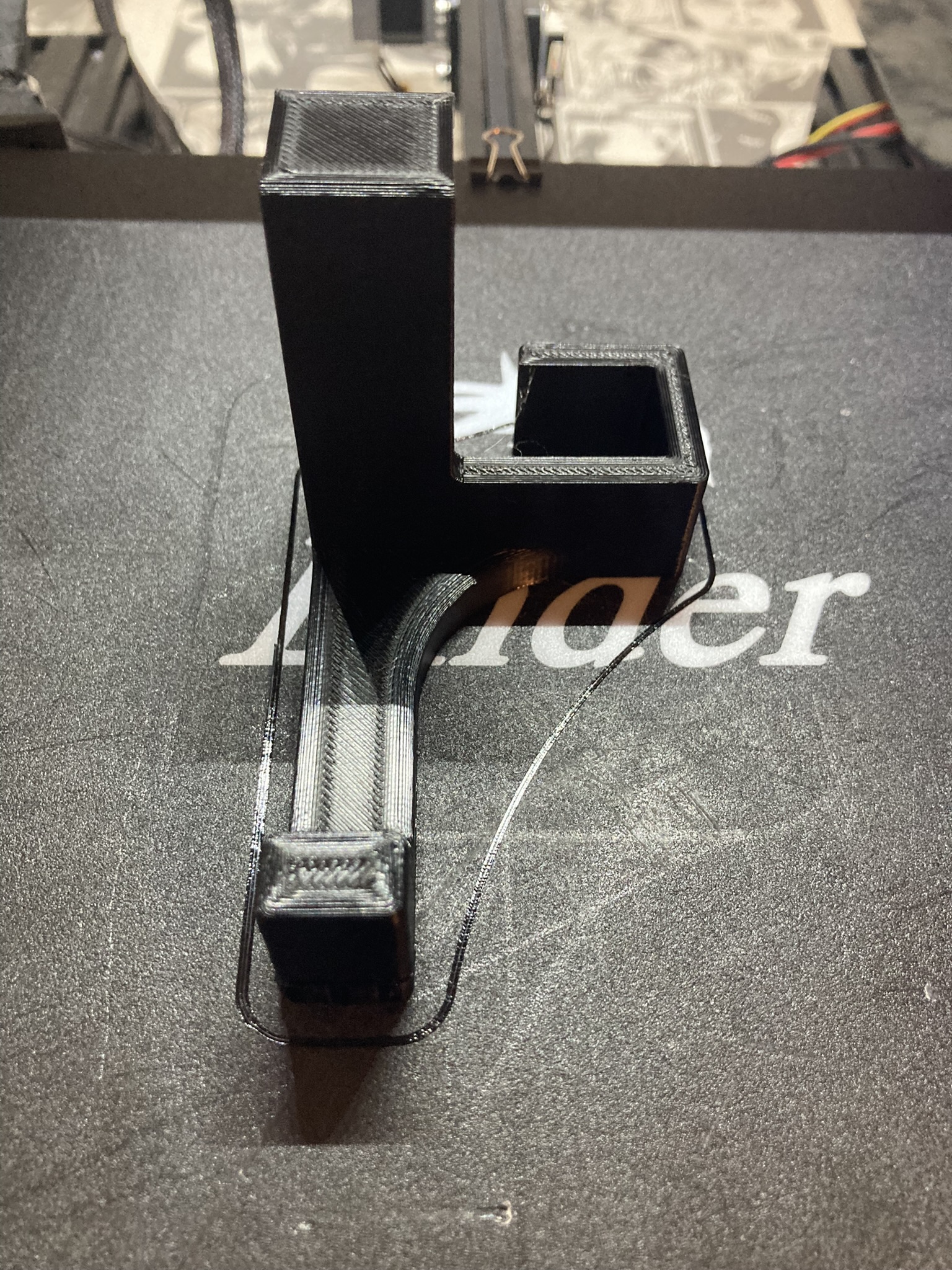Appendino da scrivania per borse o zaini / Desk hanger for bags or backpacks by LAB3D | Download ...