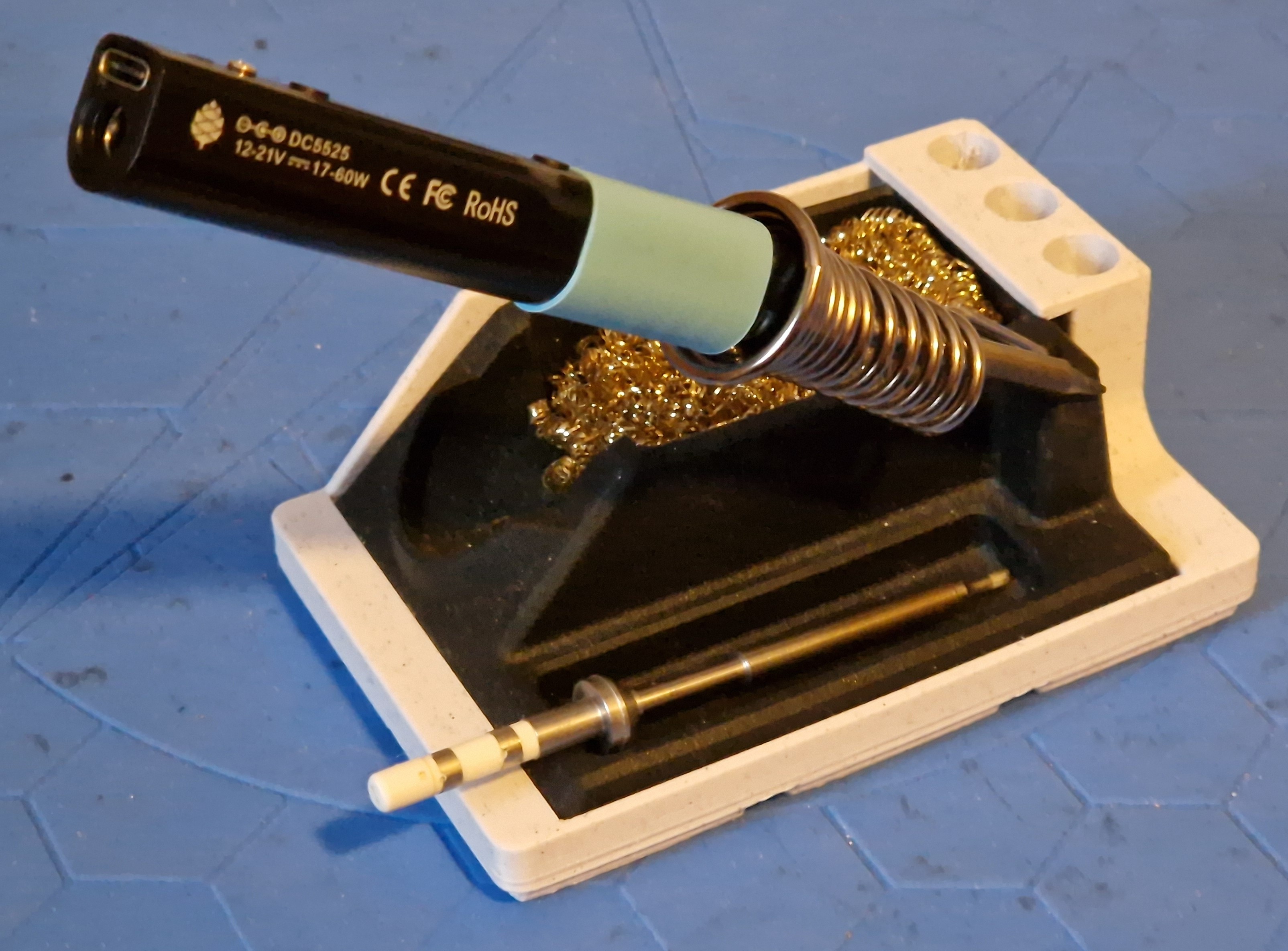 Gridfinity Ersa Pico Holder w/ TS100/Pinecil Tip Storage by Dakoriki ...