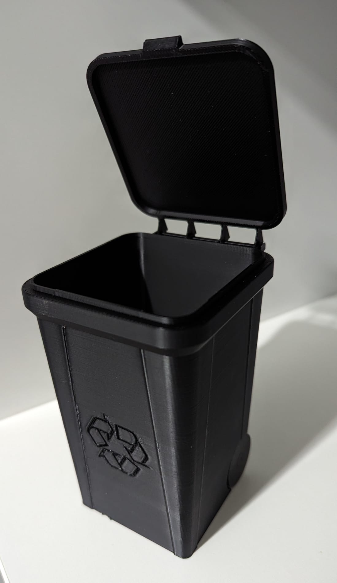 Desk mini Recycle Bin by UBS | Download free STL model | Printables.com