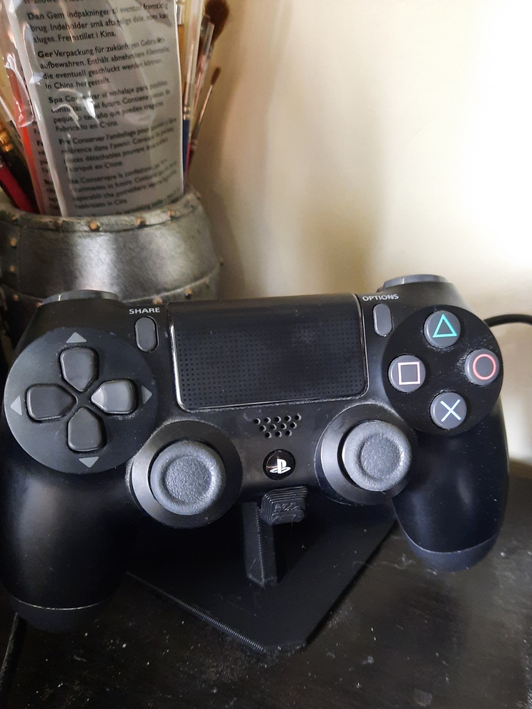 Super Simple PS4 Controller Stand by carter_383 | Download free STL ...