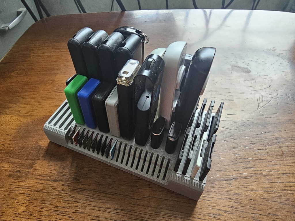 SD USB Organizer (Repaired STL) by BFeely | Download free STL model ...