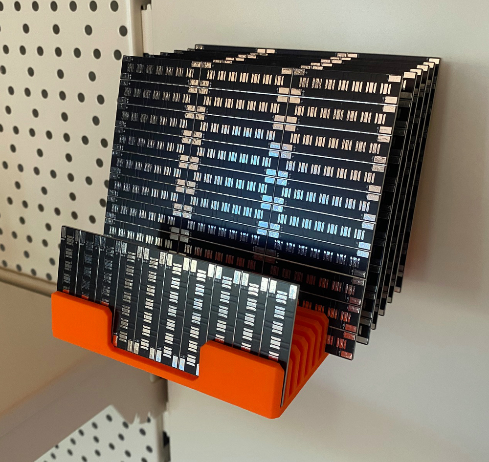 Magnetic PCB Holder / Soldering Help (Platinenhalter / Löthilfe) by ...