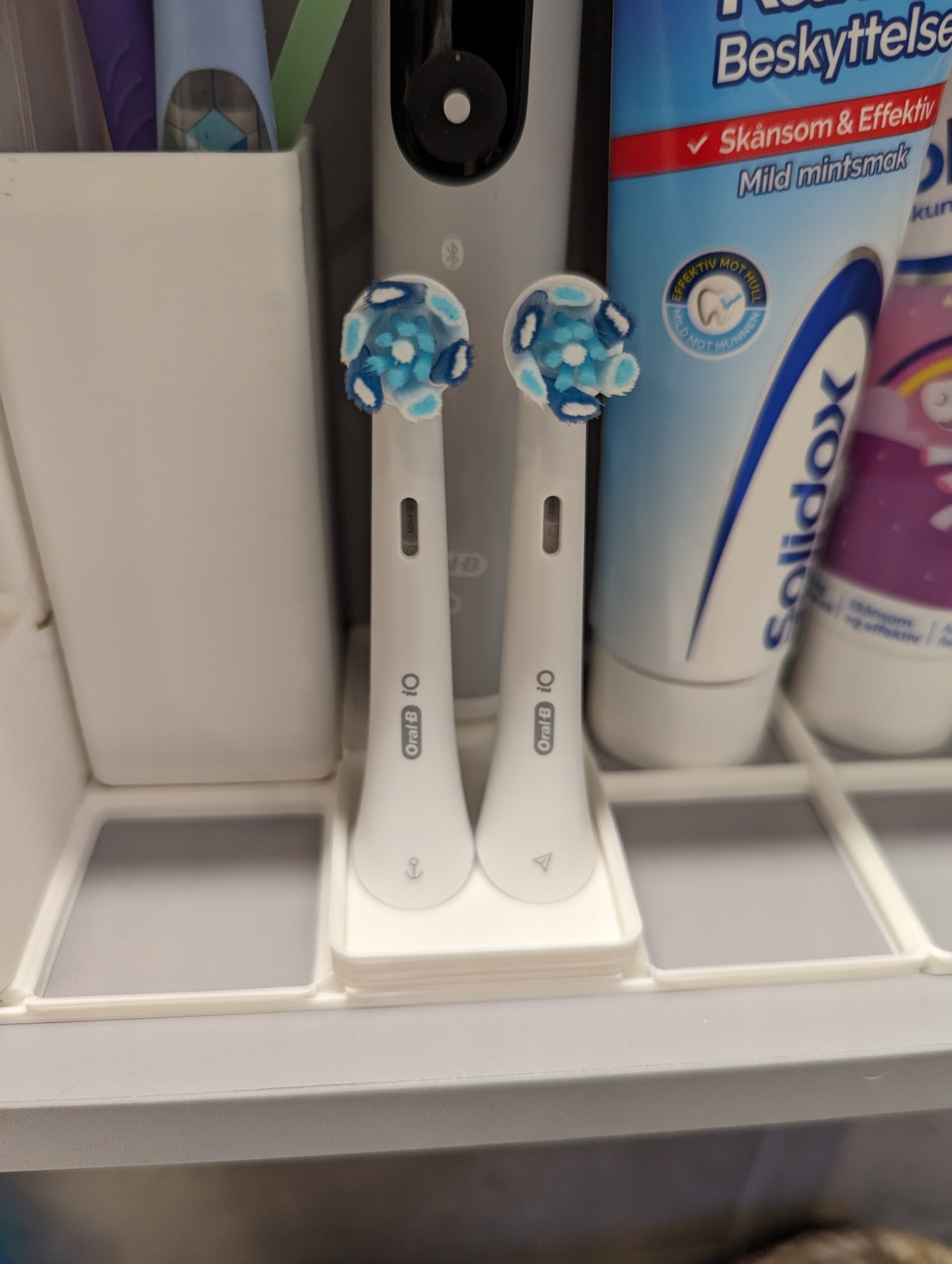 Gridfinity Oral B IO brush holder by Matias | Download free STL model ...