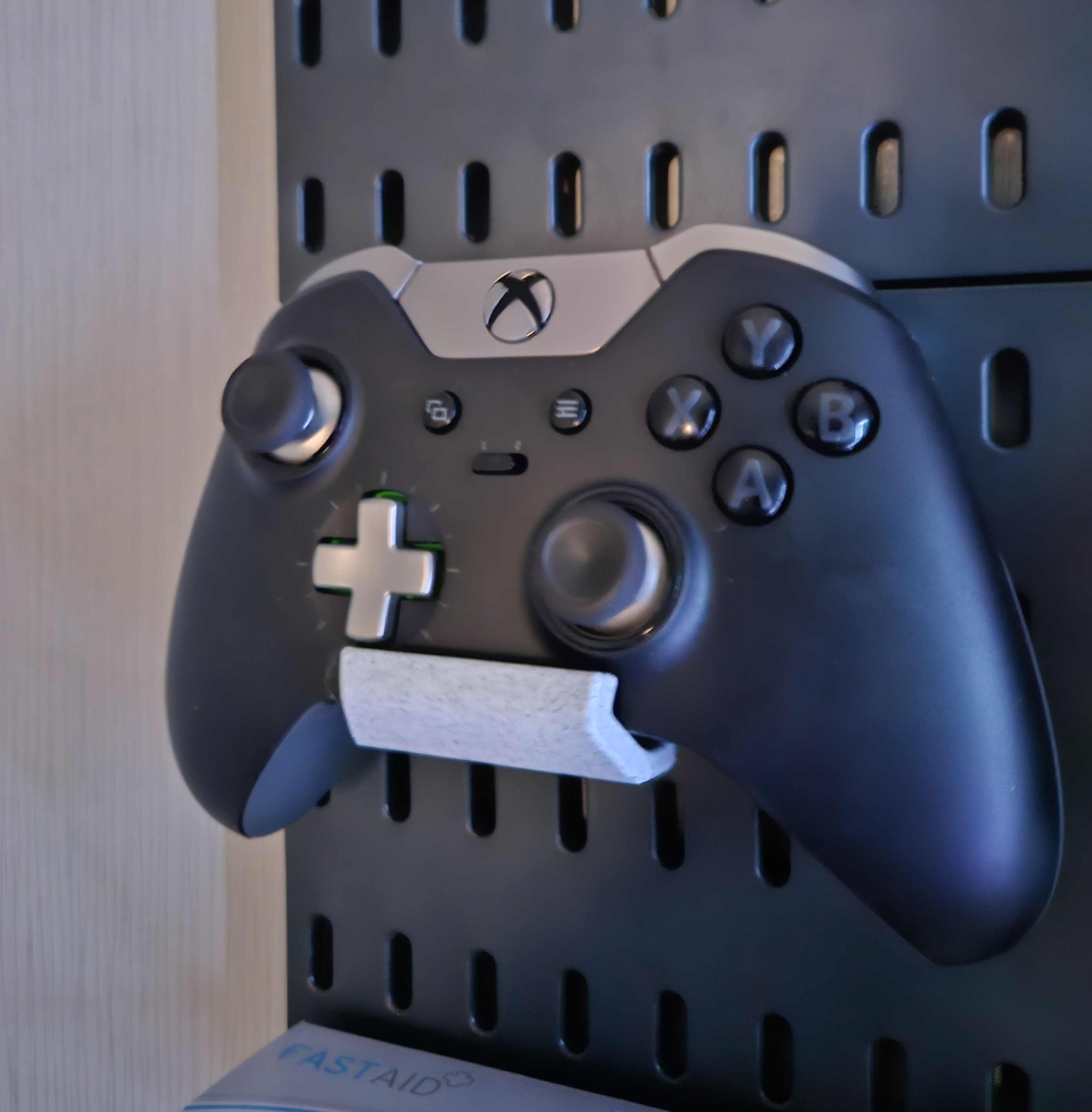 Controller Pegboard Mount by Sam | Download free STL model | Printables.com