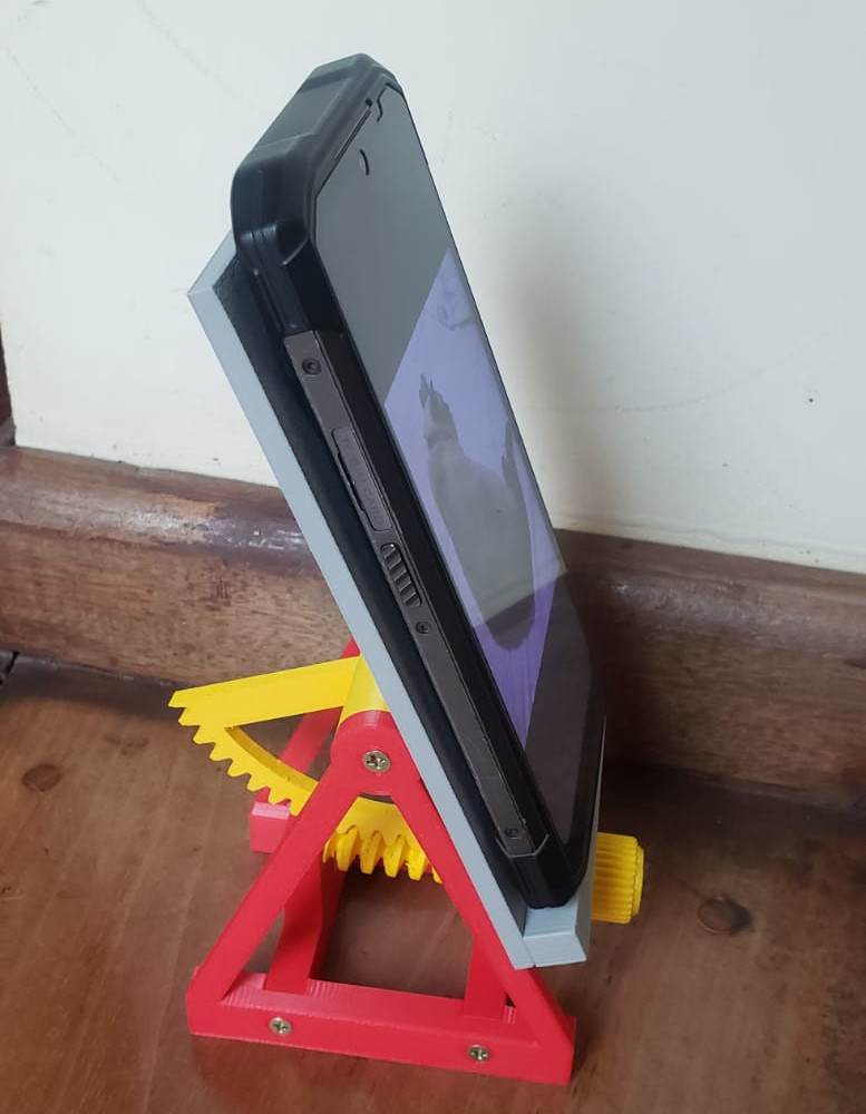 Adjustable Mobile Stand by Eduardo Lourenço Pinto Jr | Download free ...