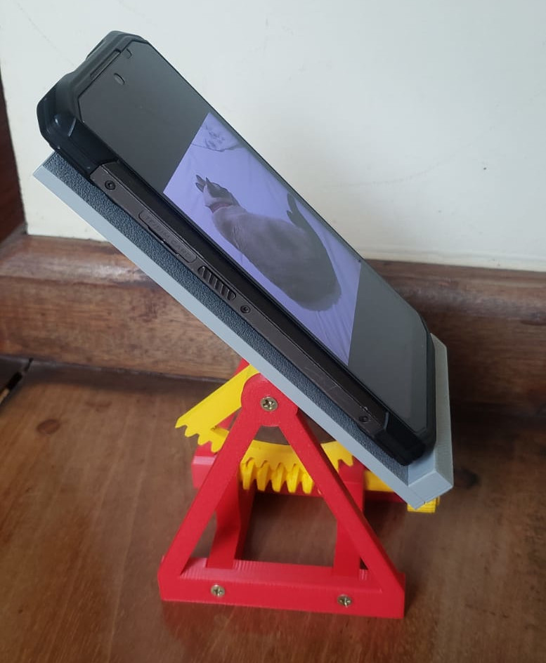 Adjustable Mobile Stand by Eduardo Lourenço Pinto Jr | Download free ...