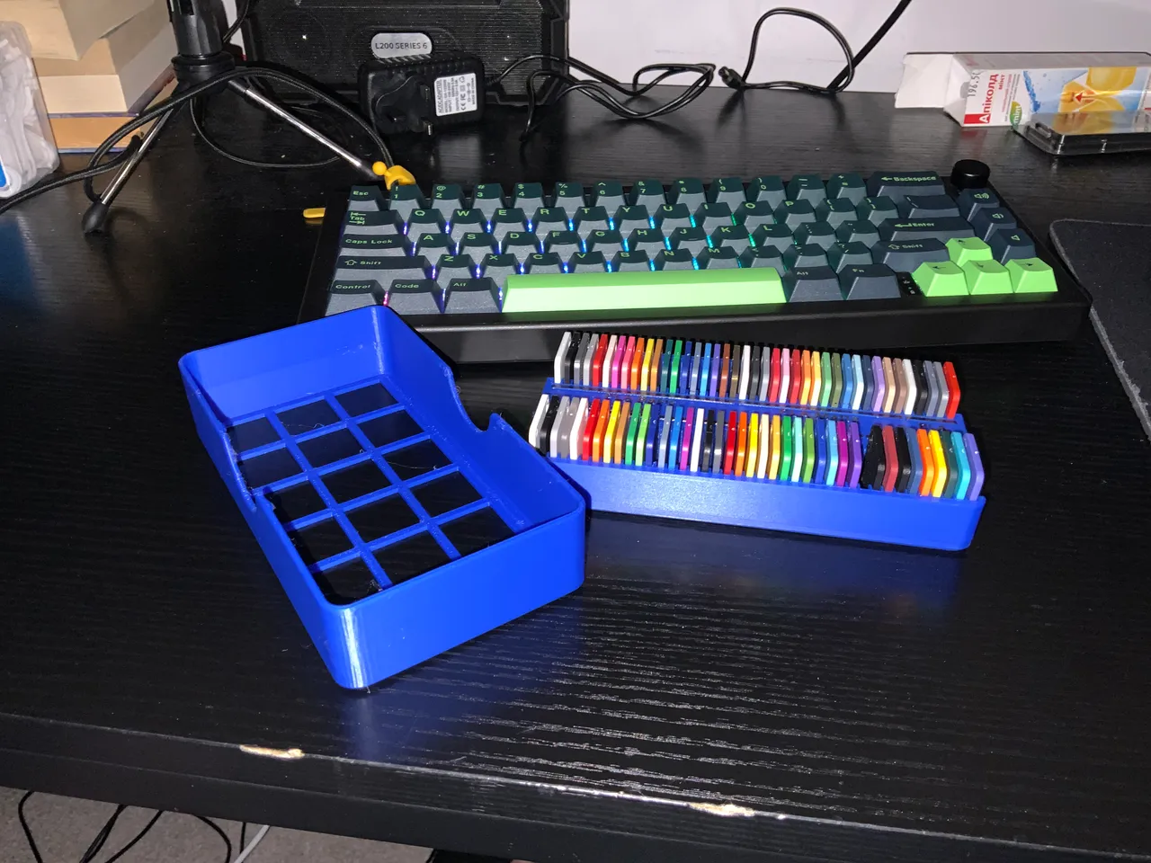 Low cost filament swatch case lid (bambu lab) by CYKLER | Download free ...