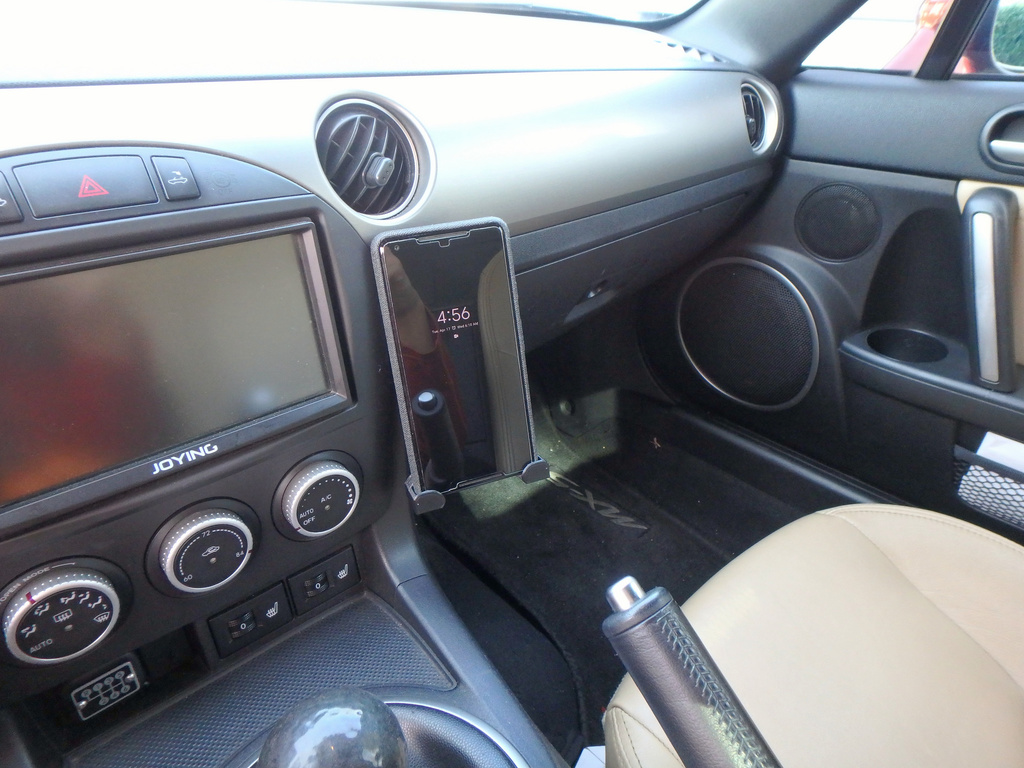 More Secure Magnetic Car Mount by Andrew Skemp | Download free STL ...