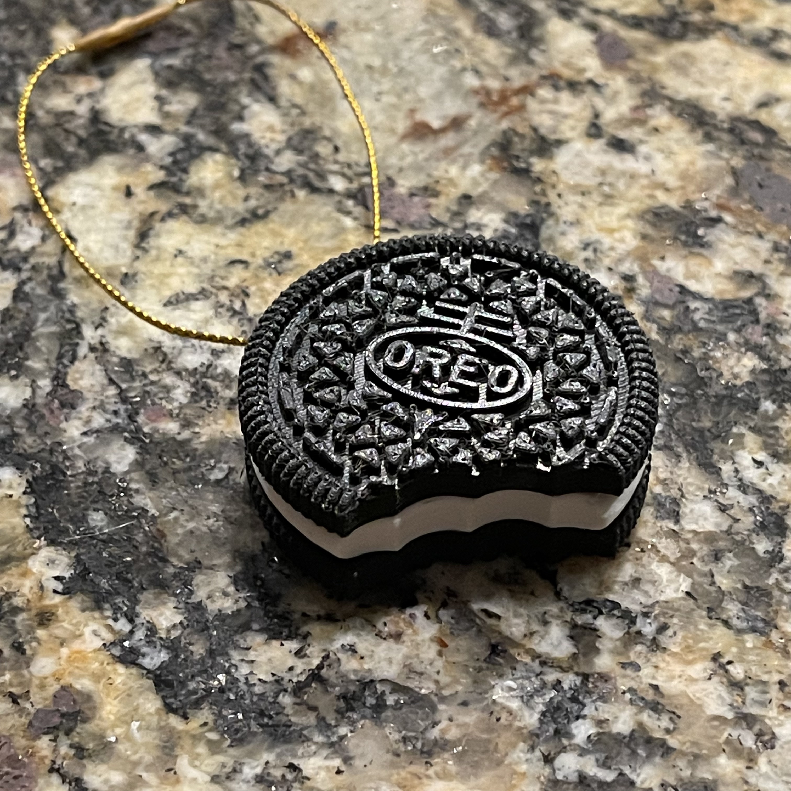 Keychain Of A Oreo & Bitted Oreo Cookie by D A N I E L | Download free ...