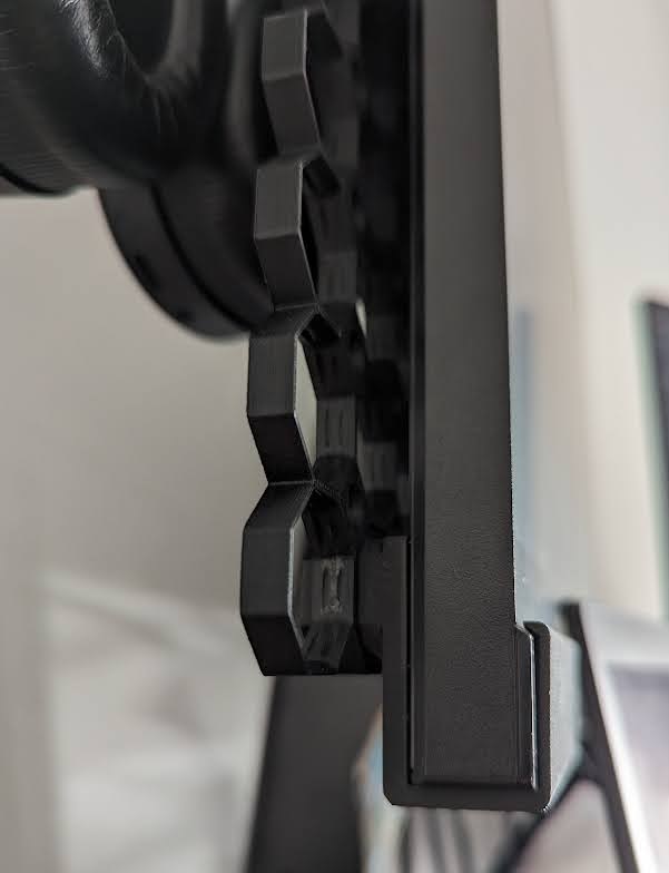 Multiboard "clamps" for mounting behind a Lenovo screen by Flink ...