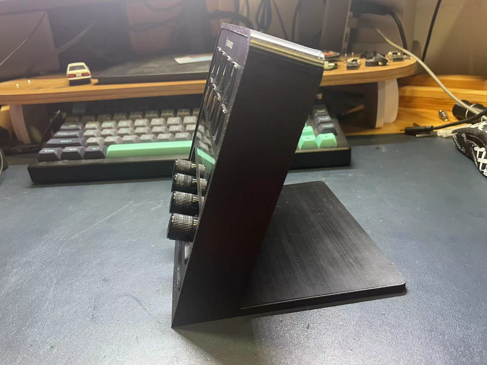 Stream Deck + Plus 20° Holder/Stand by Licardo | Download free STL ...