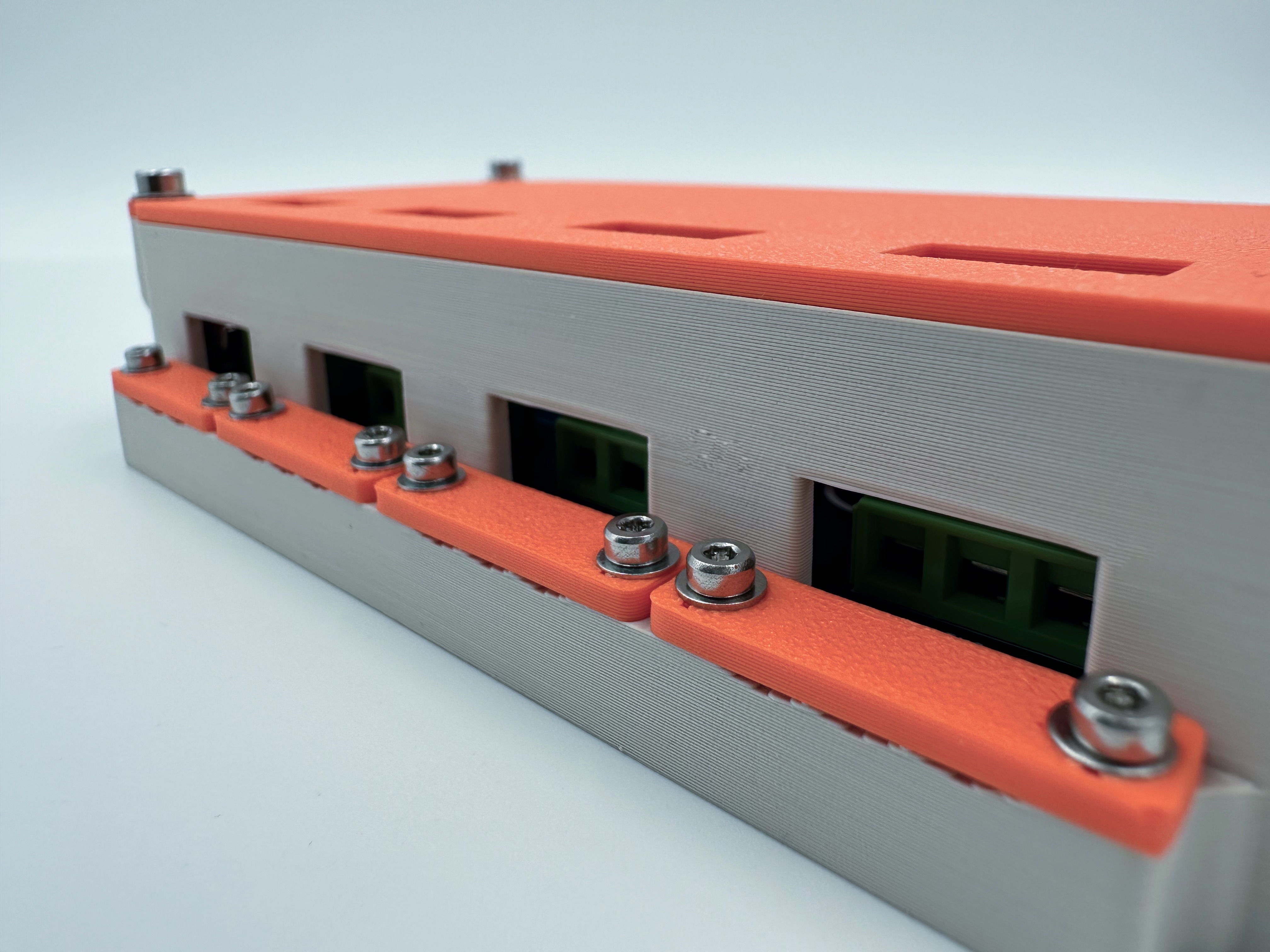 Seeed Grove 4-Channel SPDT Relay Case by Fyrby Additive | Download free ...