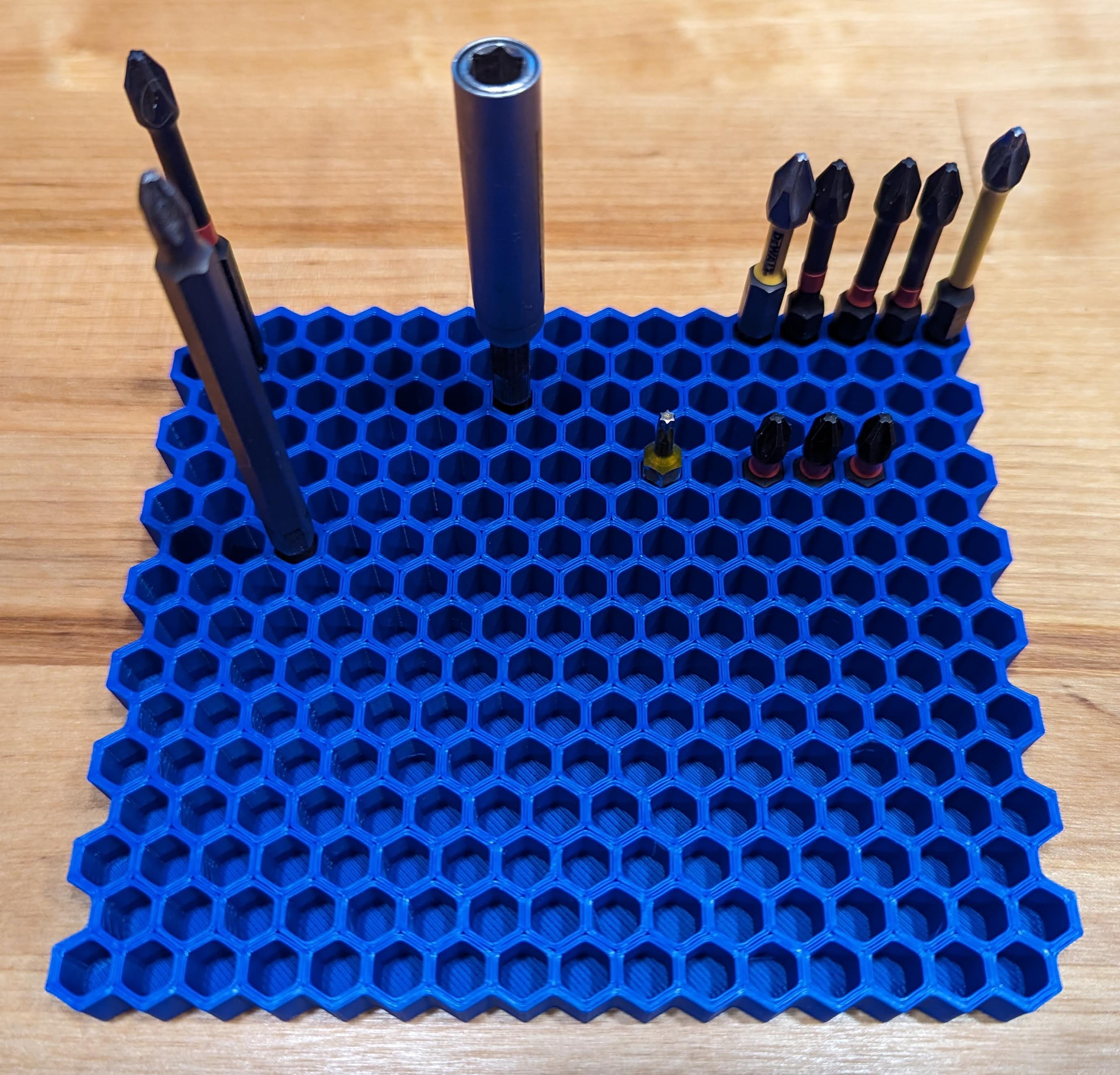 The 32 byte Hex Bit Storage Tray by Hexanizer | Download free STL model ...