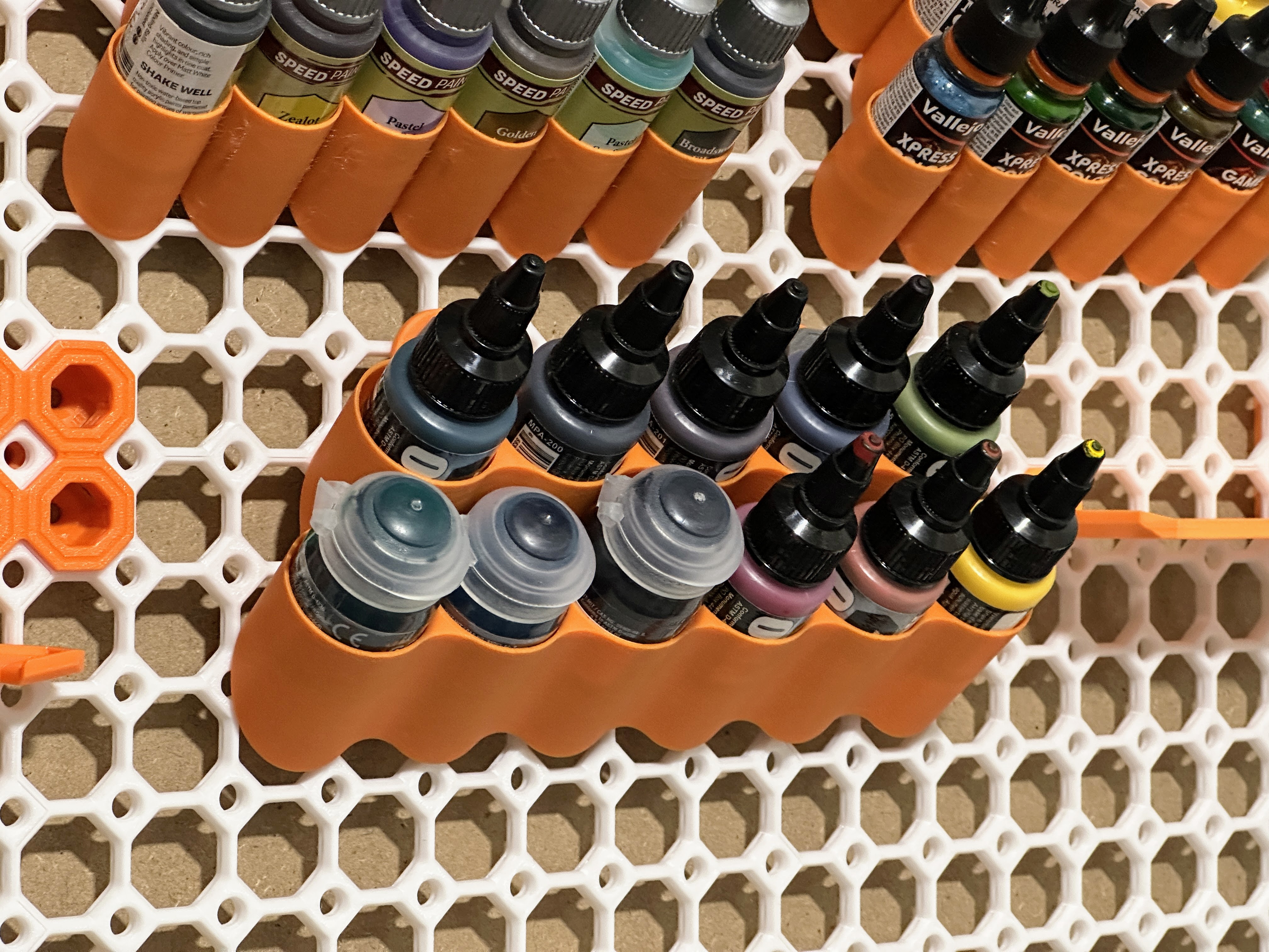Multiboard 22 Bottle (33mm) Paint Holder by user_531694306 - MakerWorld