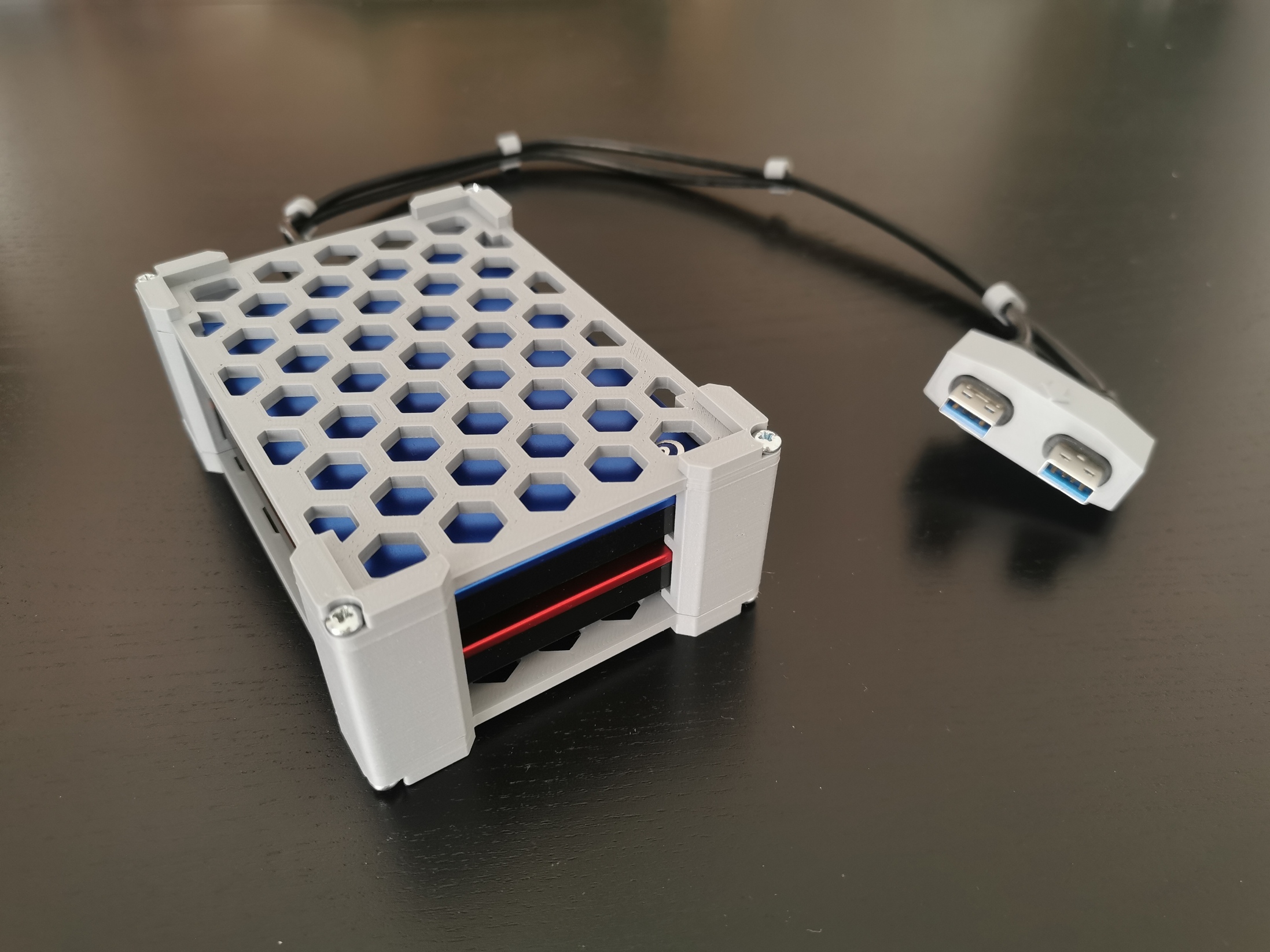 Stacking 2 external drives | Empiler 2 disques externes by Staldy ...