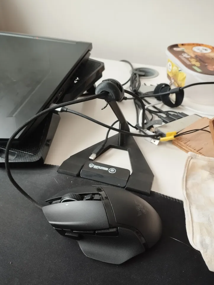 Mouse cable holder by Ésté ban | Download free STL model | Printables.com