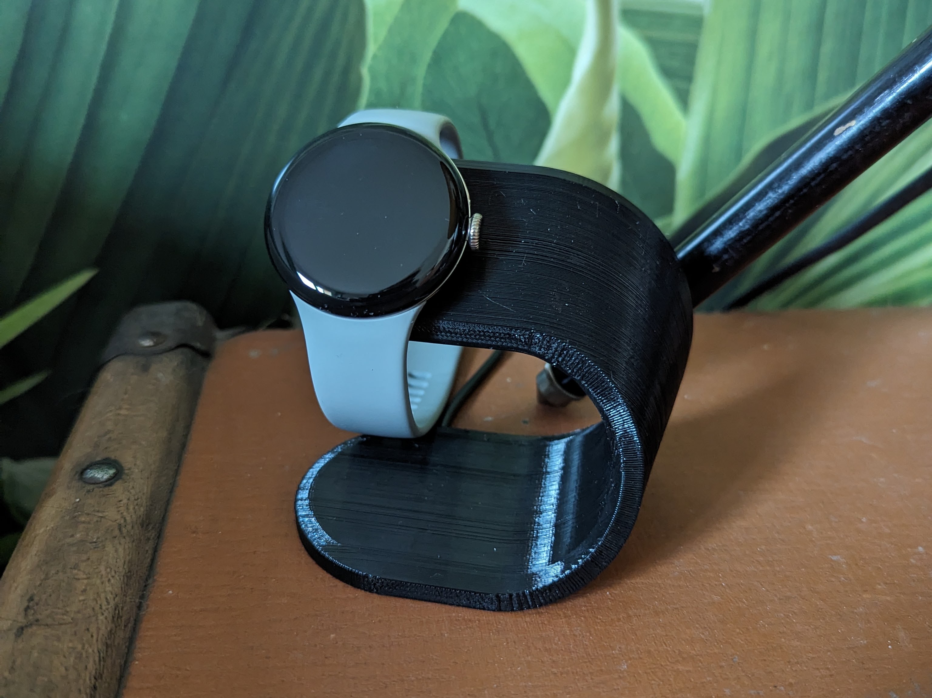 Pixel Watch 2 & 3 stand & wall mount (2 in 1) by Félix | Download free ...