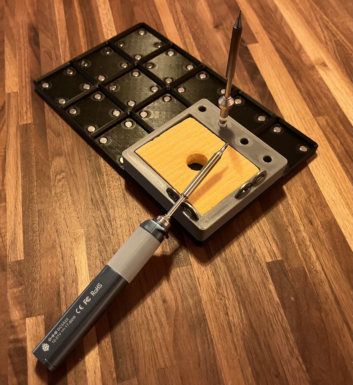 Gridfinity Soldering iron support (with sponge) by xawo | Download free ...