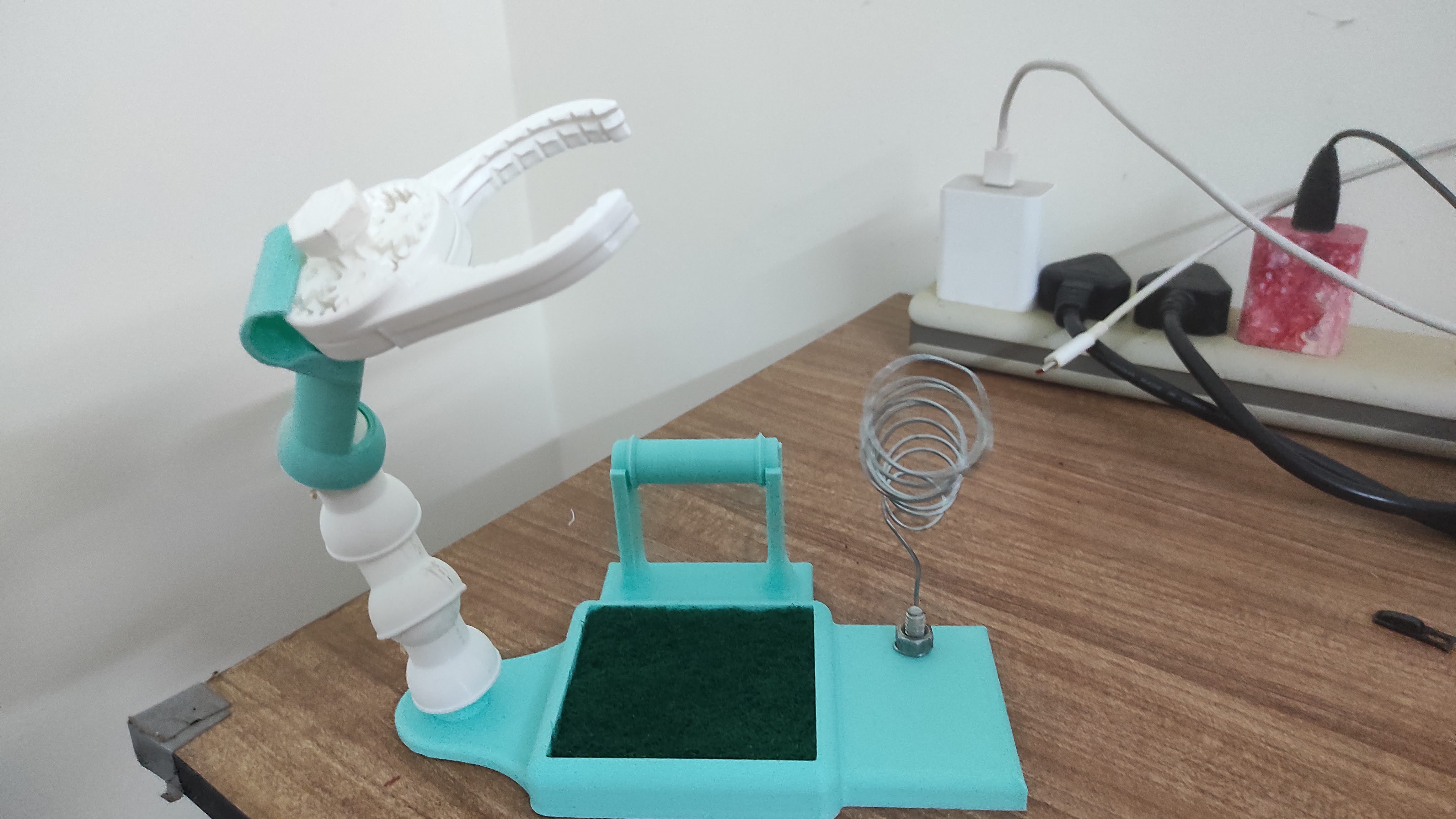 Soldering Station with Mantis clamp by CJ | Download free STL model ...
