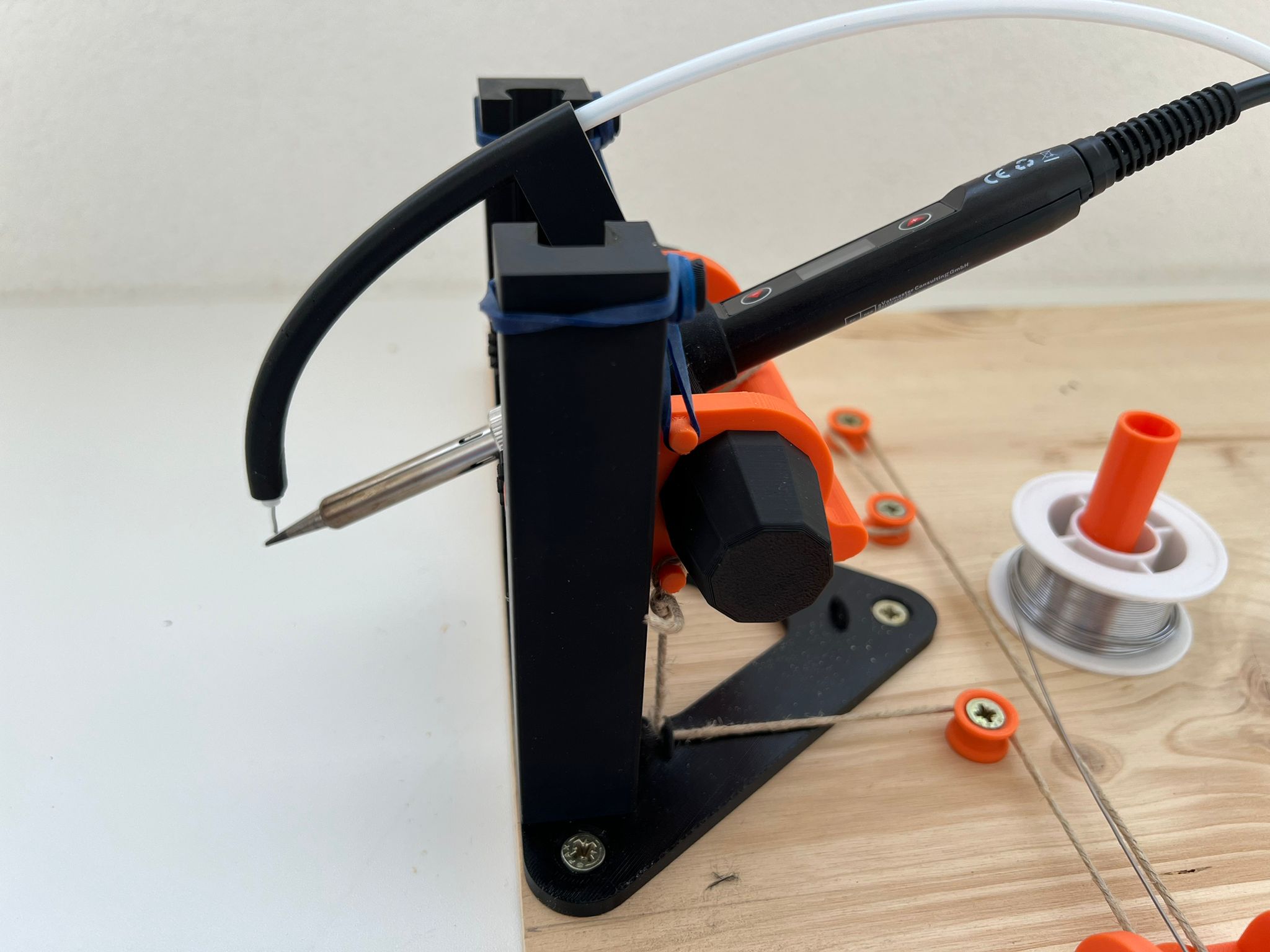 Soldering assistance for small PCBs by sdaendi | Download free STL ...
