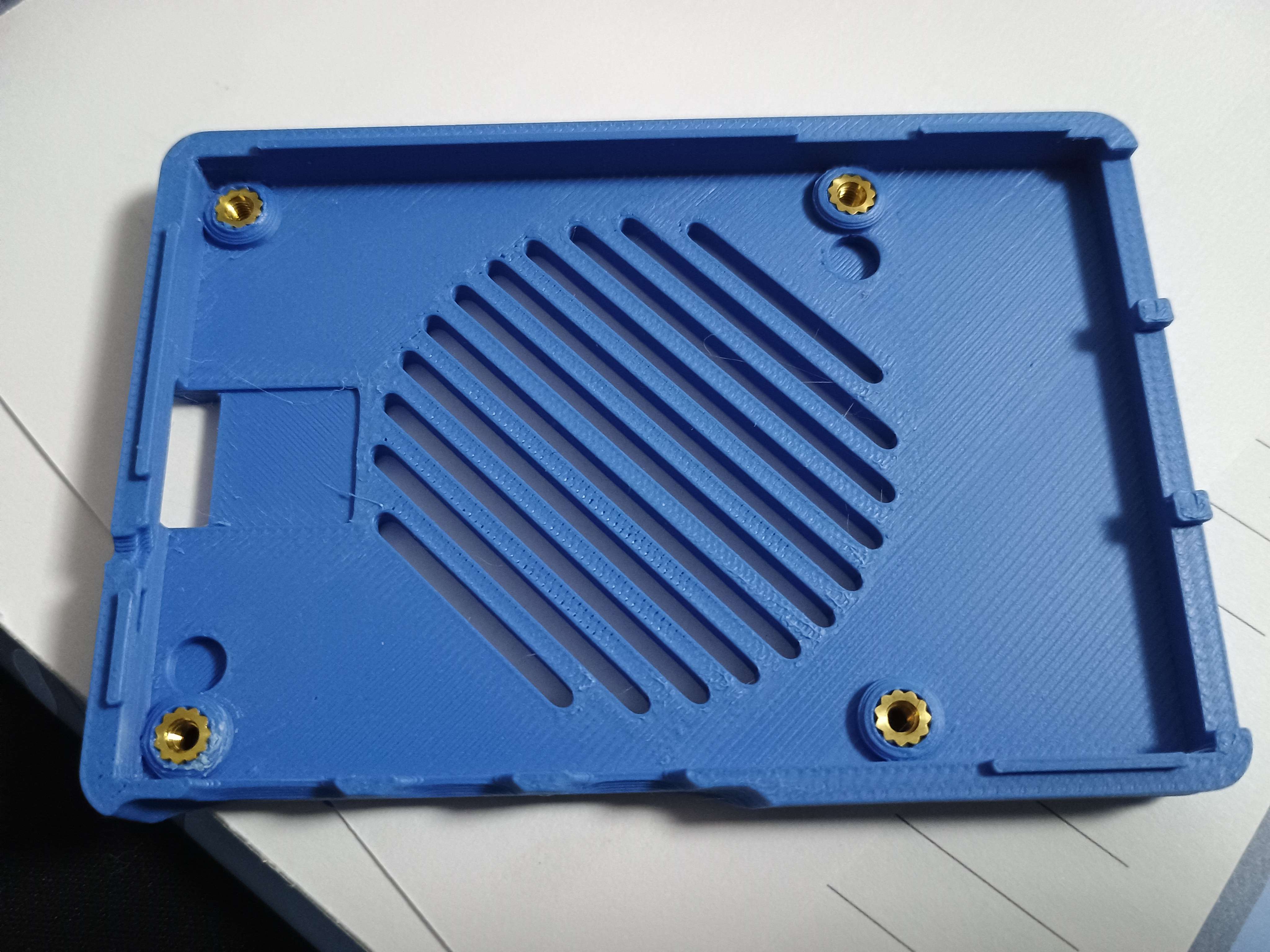 Raspberry Pi 5 case with screws and heat inserts by Drinco Brinco ...