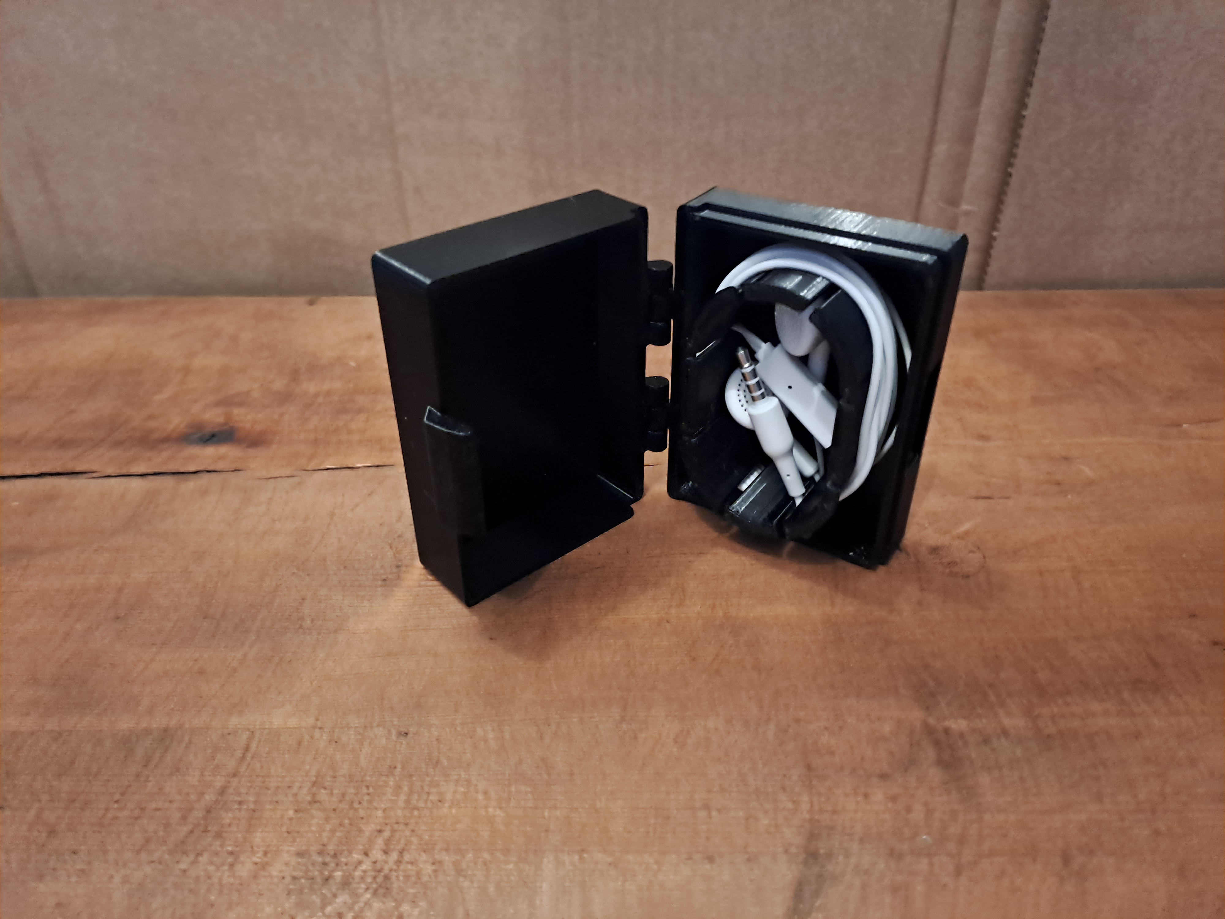 hinged earphone box by Tony3670 | Download free STL model | Printables.com