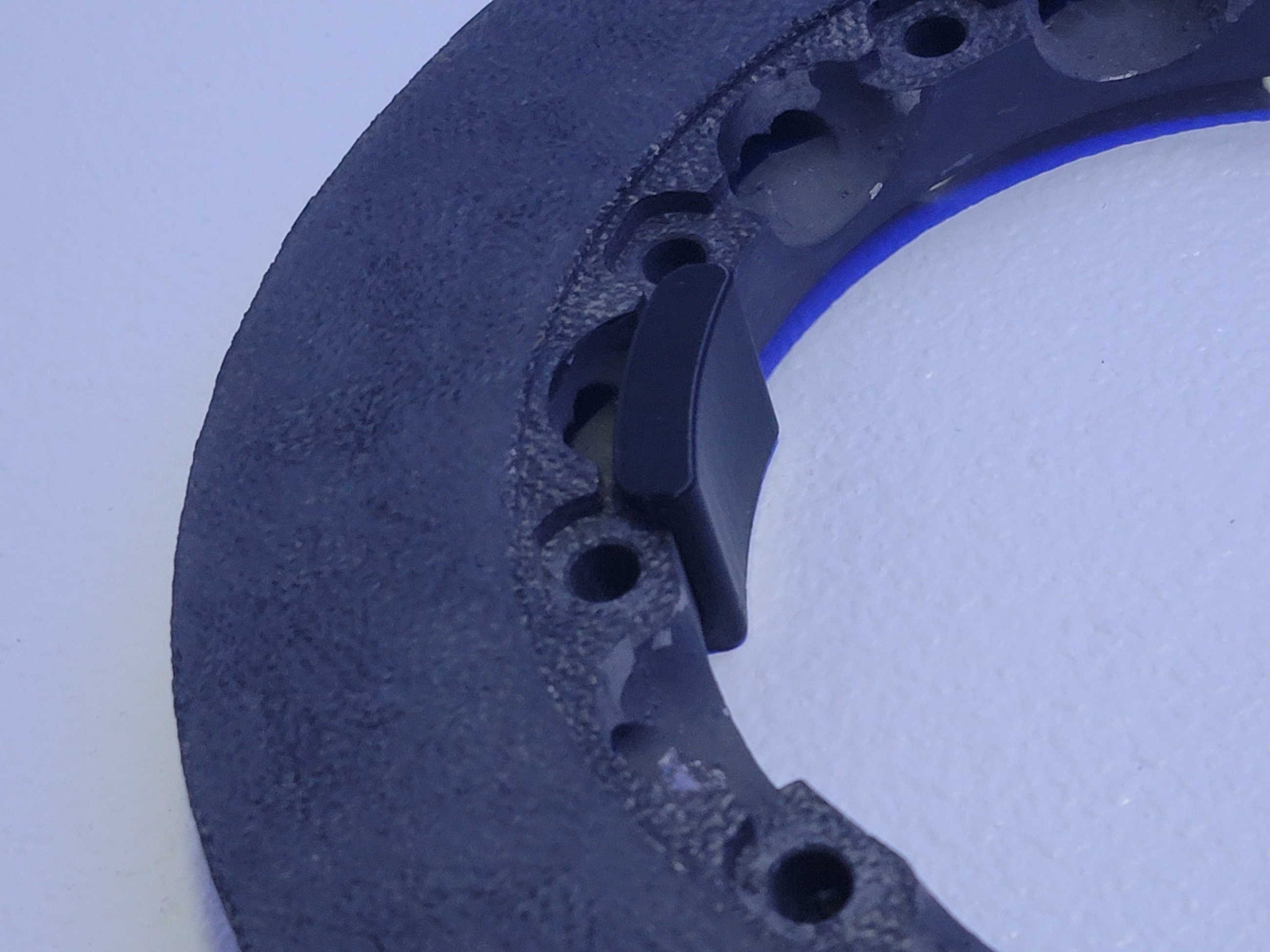Wall Hook for carbon F1 brake rotor by Unit-371 | Download free STL ...