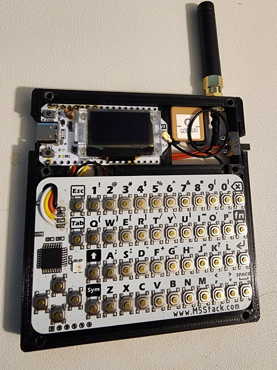 Hel-Txt v1.0 - Standalone Meshtastic communicator (Heltec ESP32 V3/V2) par HarukiToreda ...