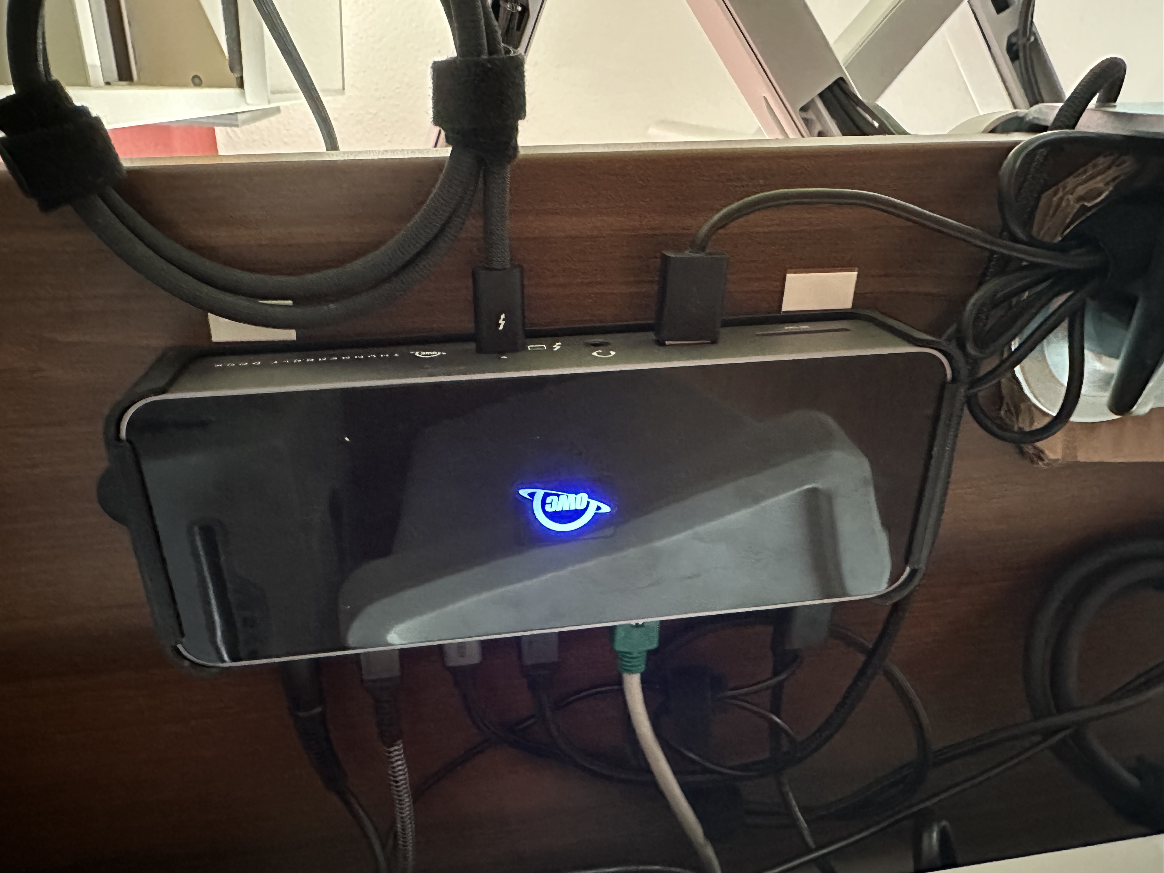 Snap-in mount for OWC Thunderbolt 4 Dock (OWCTB4DOCK) by hoeni ...