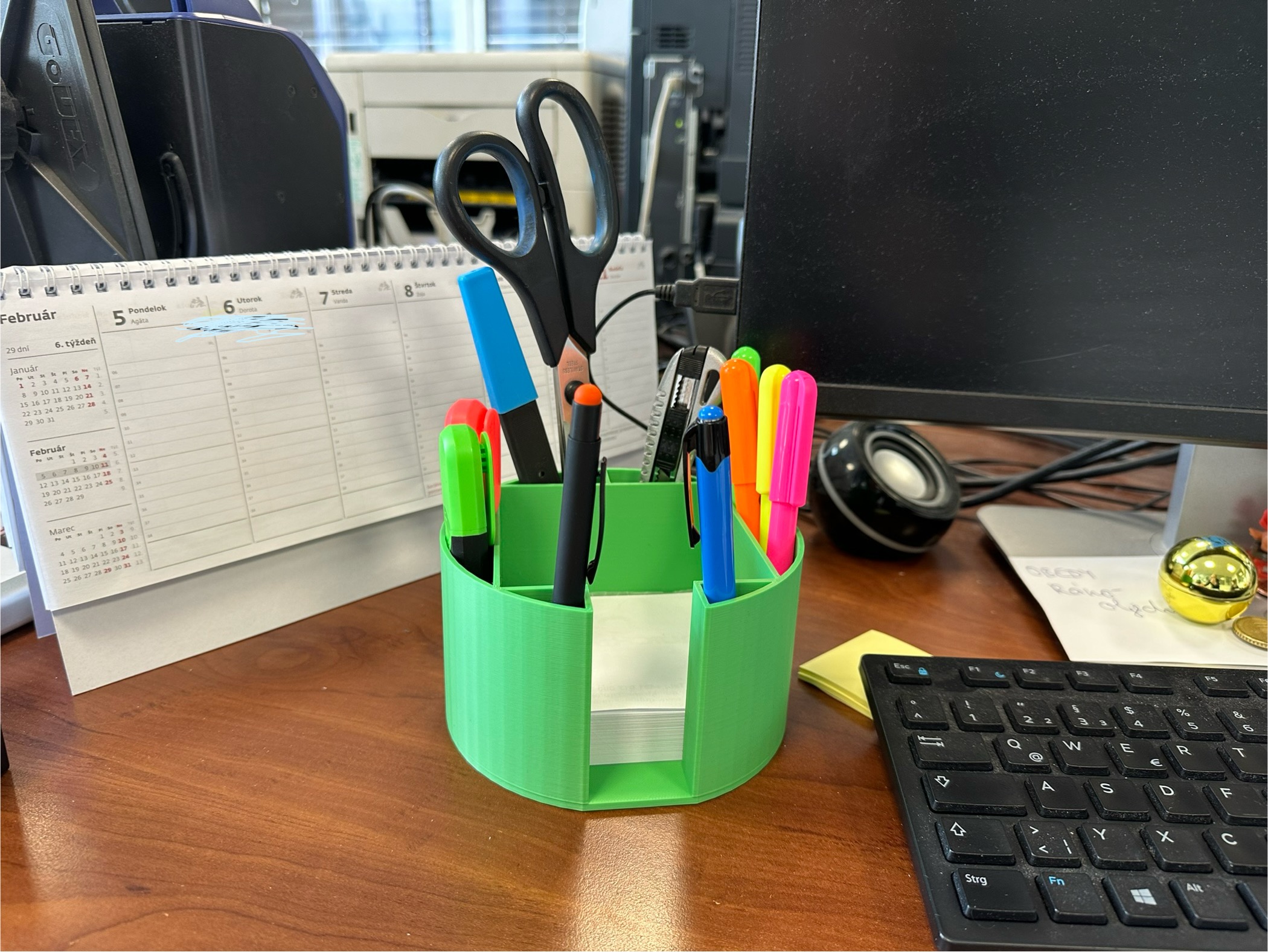 Box for paper notes with pen holder by cochrac | Download free STL ...